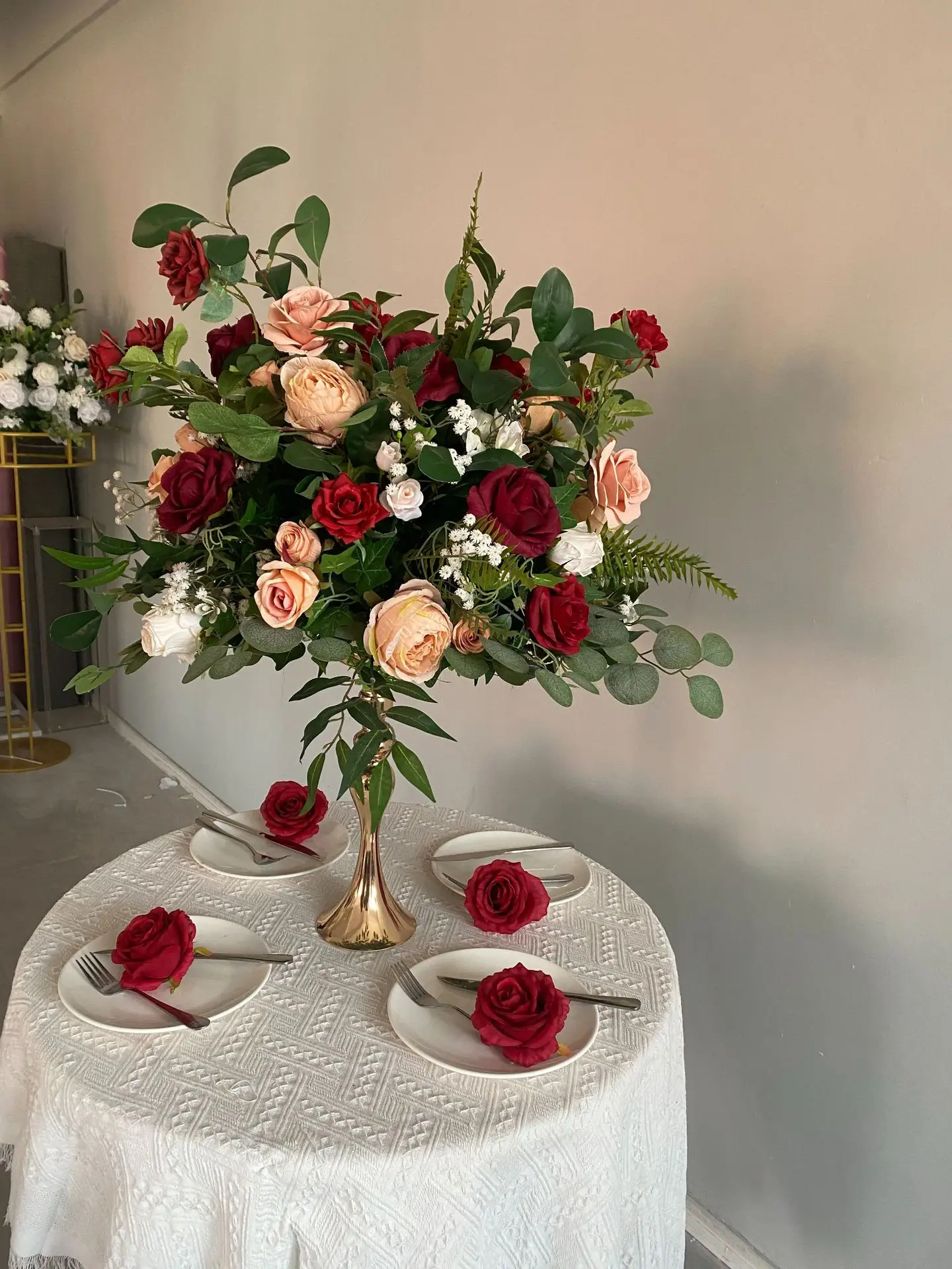 A075 Wedding Centerpieces Roses Artificial Greenery Ball Wedding Table ...