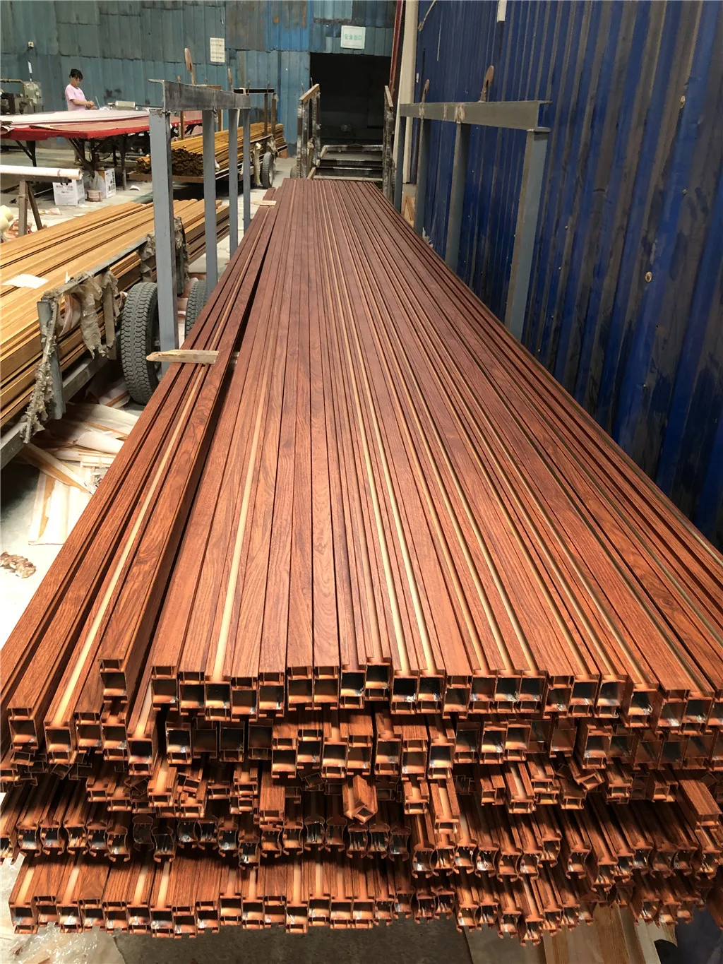 Philippines Market Customized Aluminium Extrusion Slats Profile for Fence
