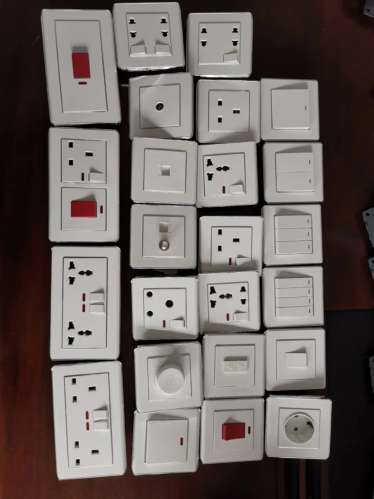 Modern Acrylic Light Wall Switch And Sockets Electric 220v Wall Sockets ...