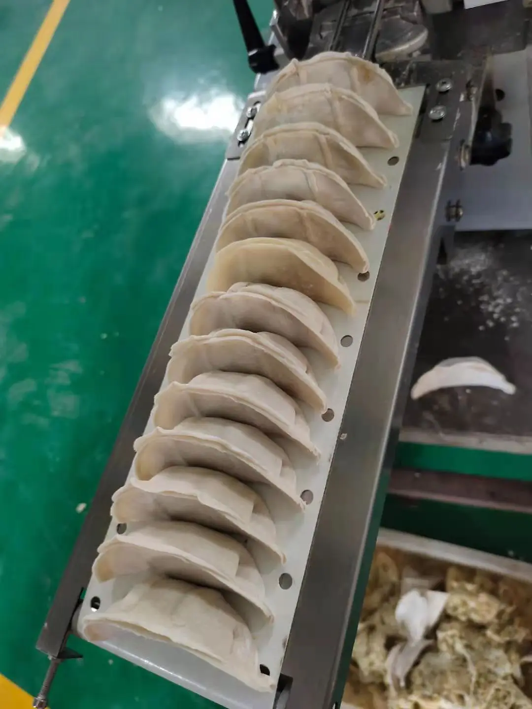 Samosa Dumpling Making Machine Square Dumpling Making Machine Automatic ...