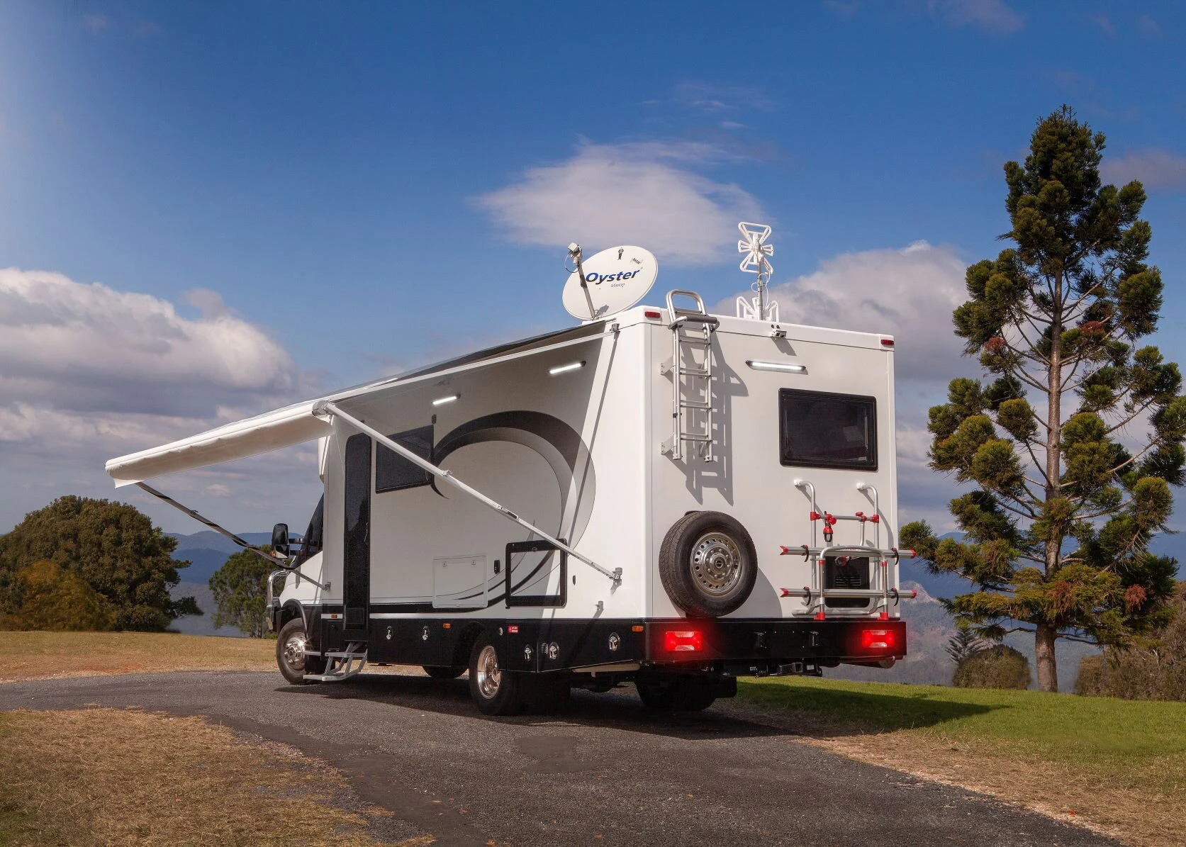 Customized Motorhome 4x4 Overland Versatile Long Bed 8x8