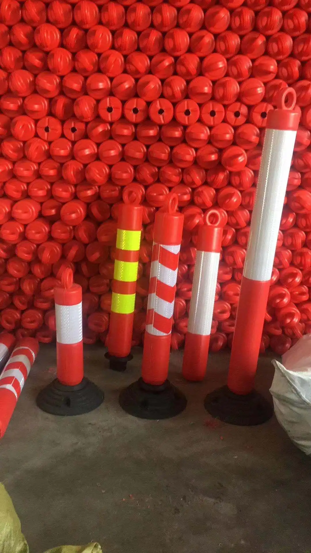 E-ROAD Delineator Posts - Portable, Reflective Safety Bollards