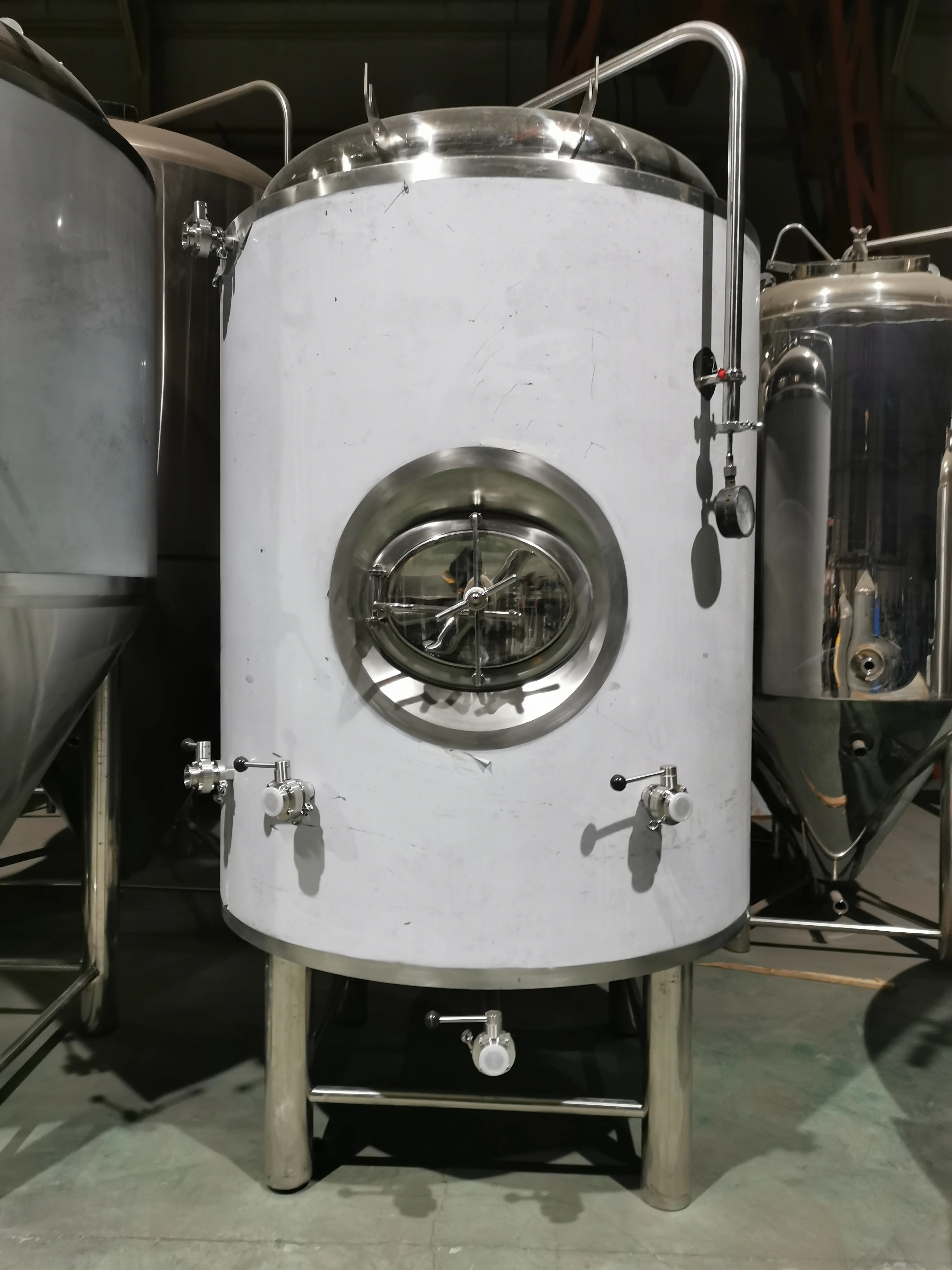 300l~8000l Customized Beer Wine Whisky Gin Spirits Storage Tank - Buy ...