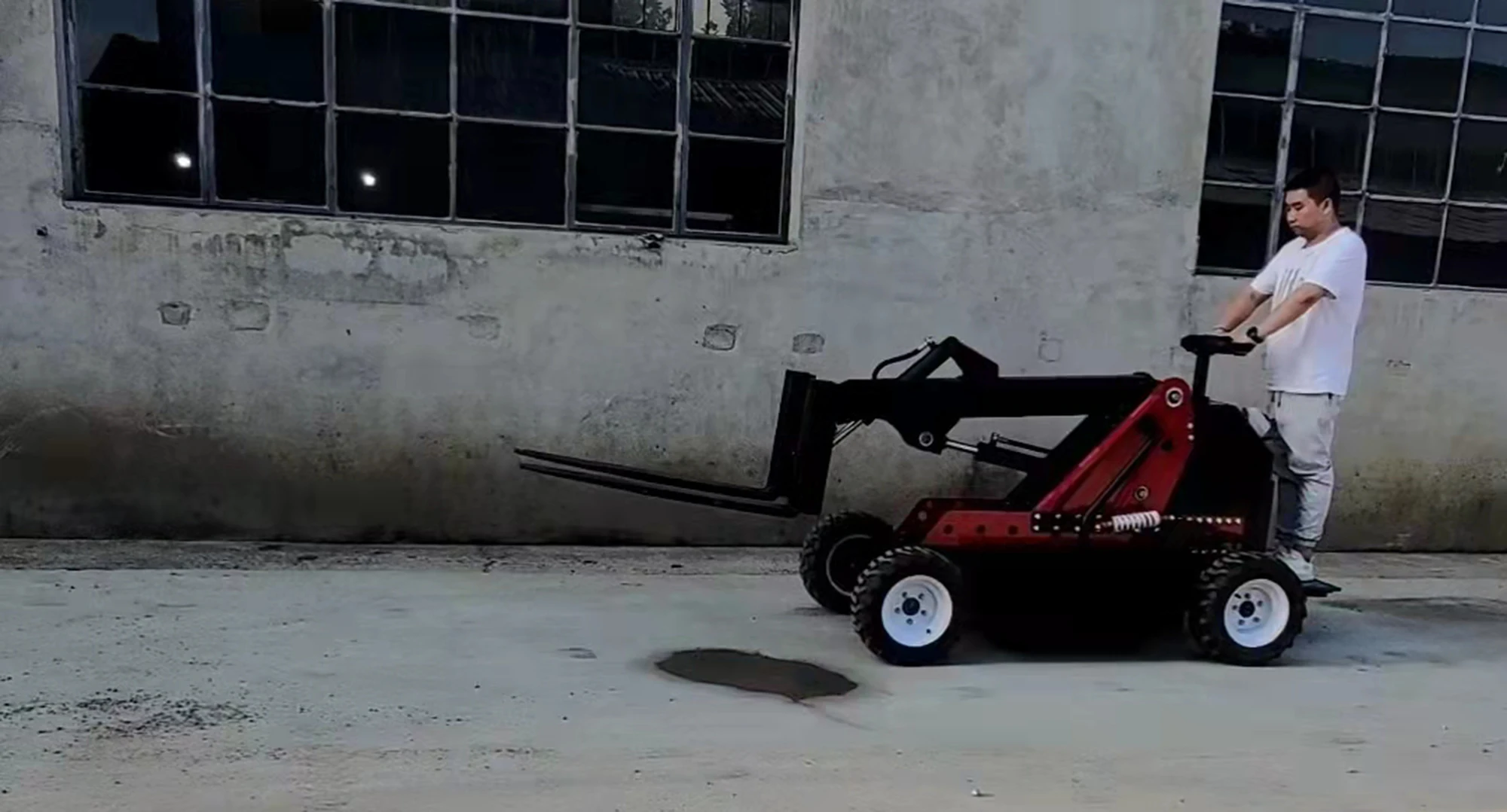 All Terrain Off-Road Remote Control Forklift Truck - 800kg Capacity, OEM