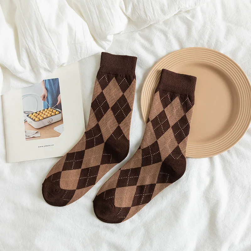 Autumn And Winter Models Diamond Grid Socks Girls Fashion Retro Classic ...