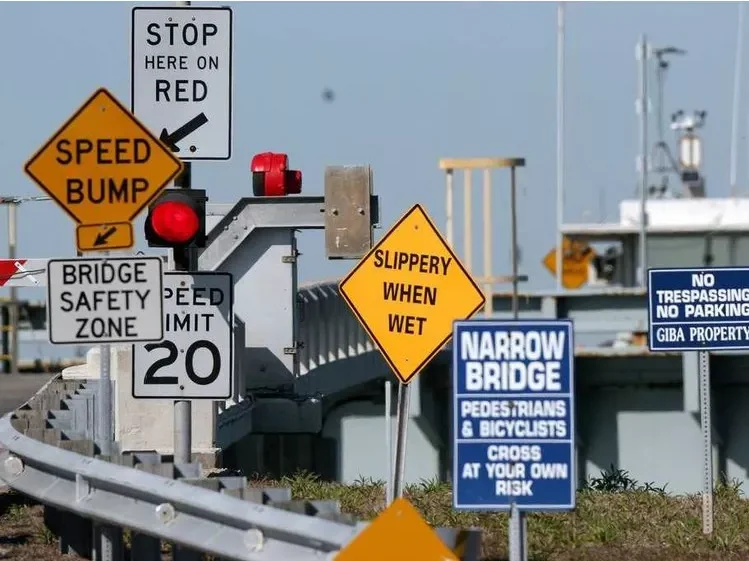 Customize Durable Aluminum Road Signs Traffic Signs - Buy Road Signs ...