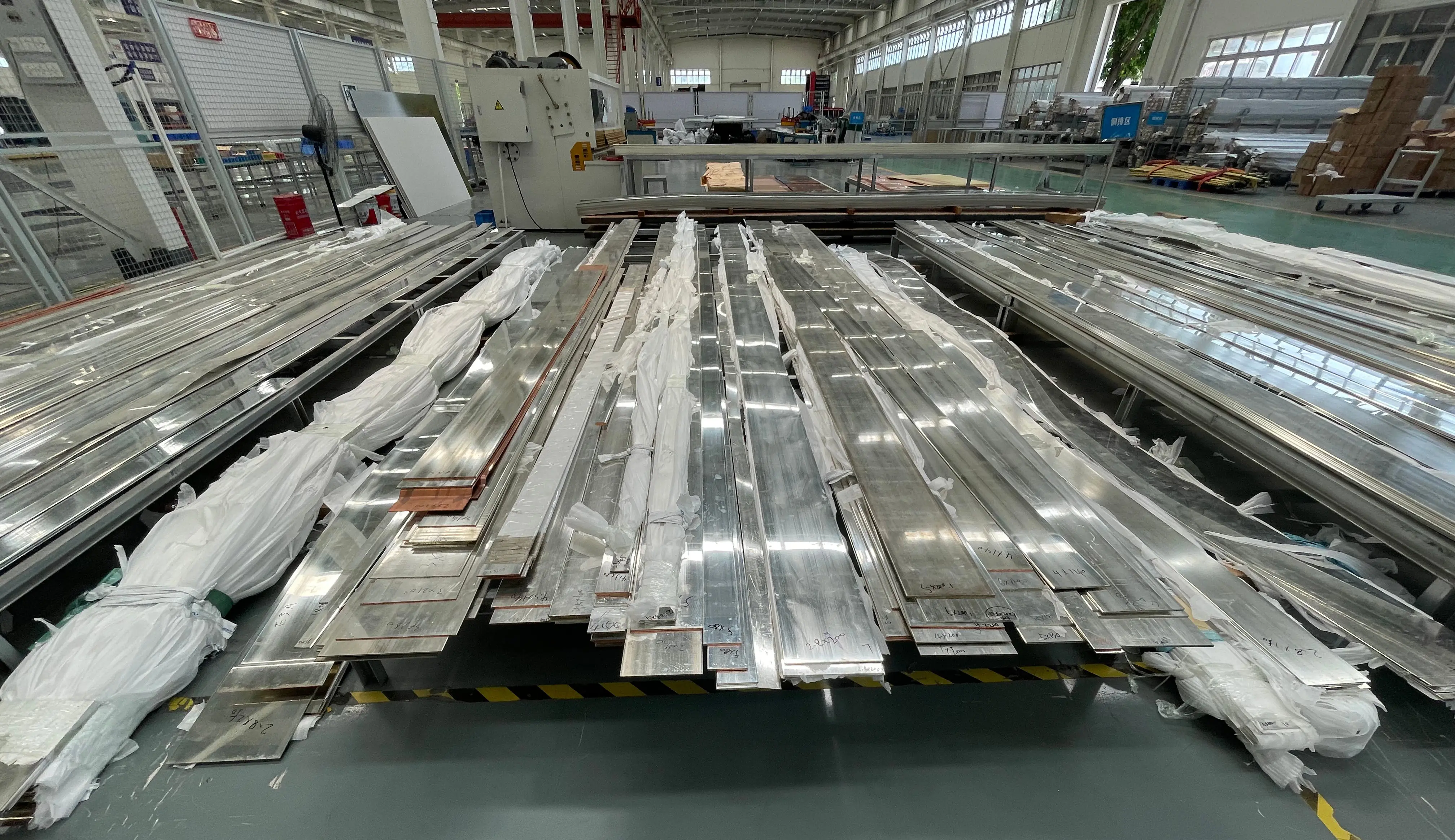 LEX Customizable Size Dense Busbar Trunking System 1*150.0 mm Aluminum ...