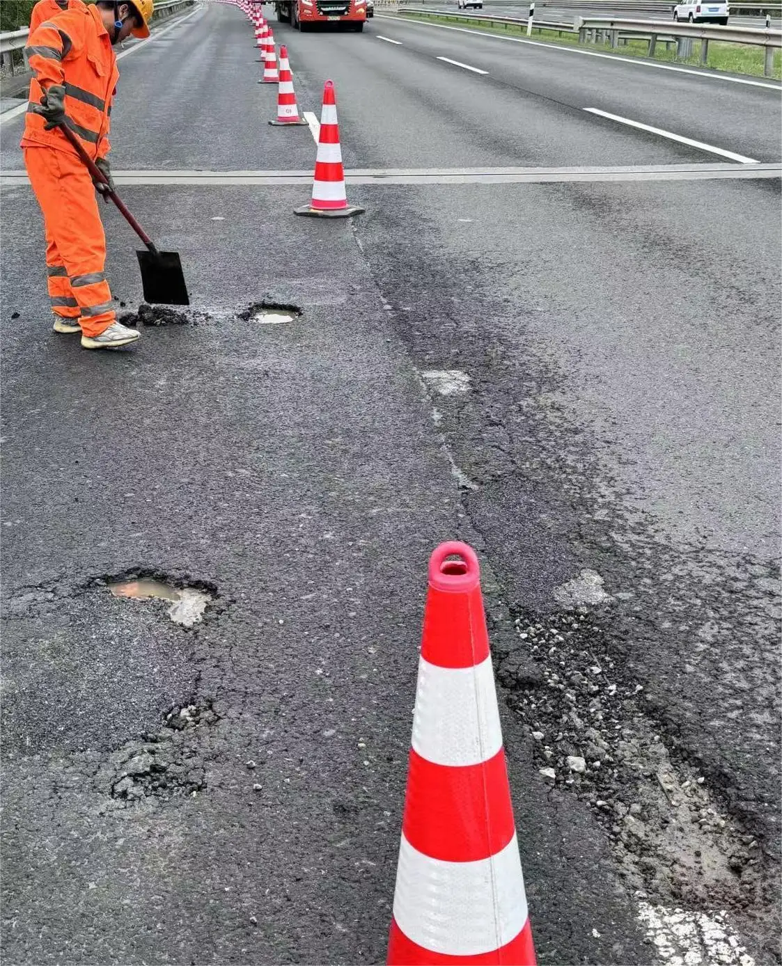 Cheap Weather Resistant Aqua Cure Cold Patch Material Concrete Road ...