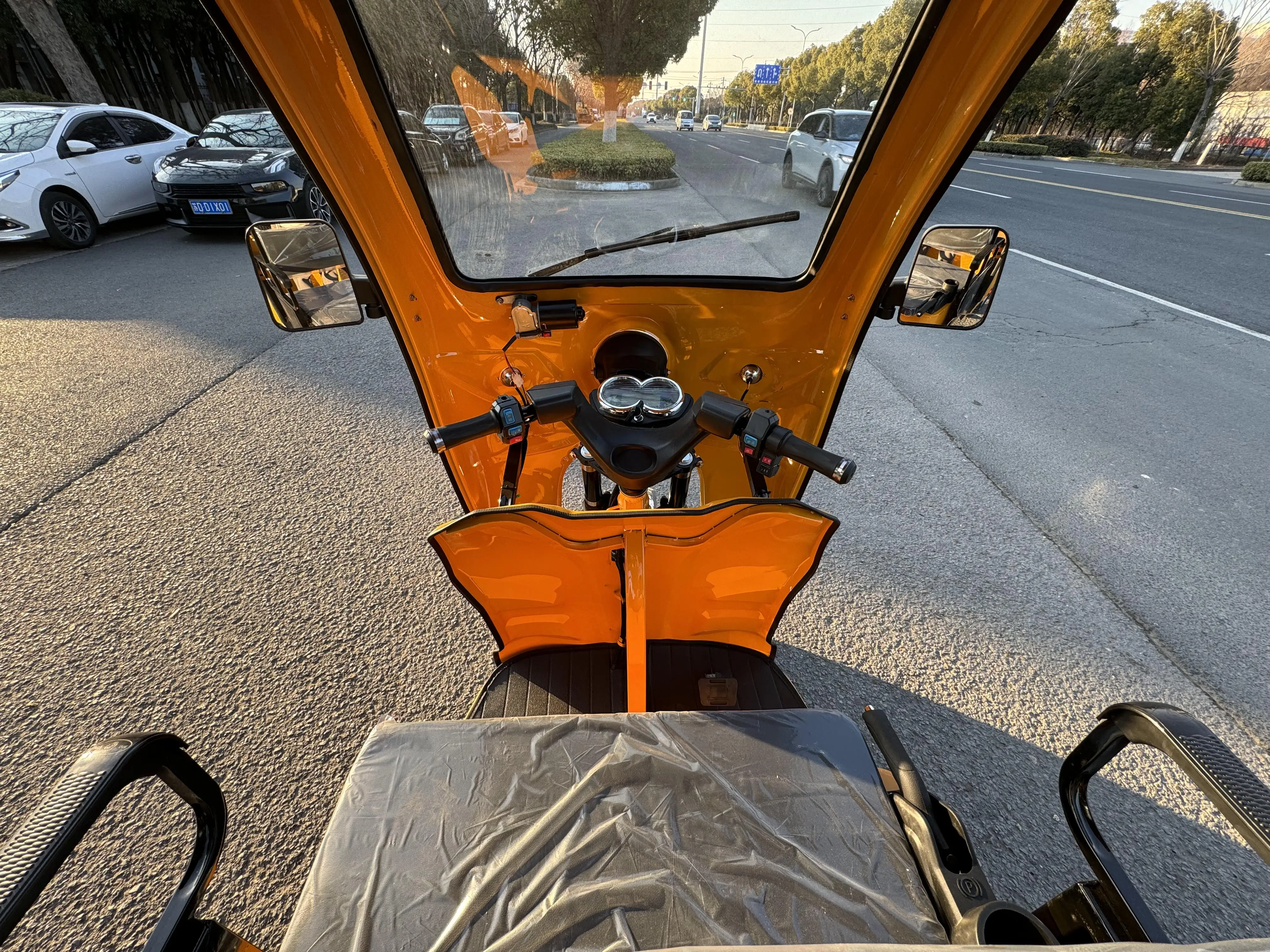 LB-ZK3WV China Tuk Tuk Taxi Motorized Motor Tricycle Passenger ...