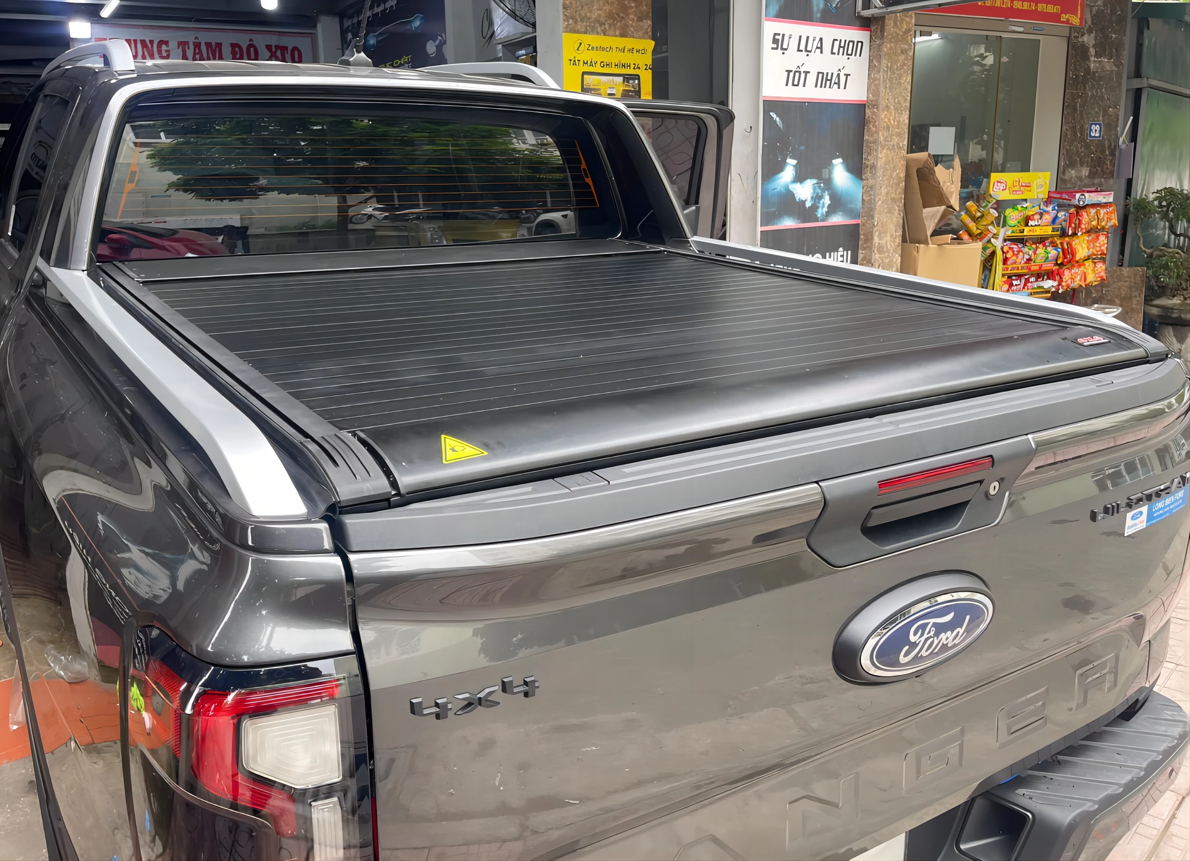 4X4 Pickup Accessories Hard Aluminum Roller Lid Shutter Trunk Bed Cover ...