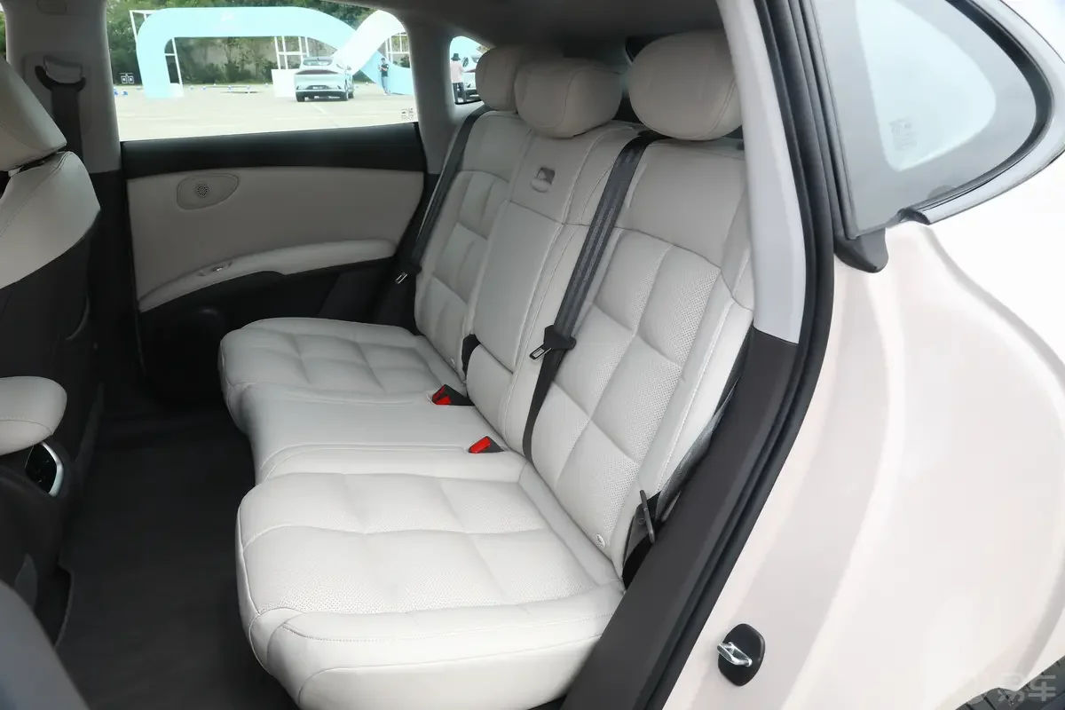 Im Ls6 Electric Car 2023 Ls6 High Power 4wd Zhiji Ls6 Sports Car New Energy Vehicles - Buy 2023 ...