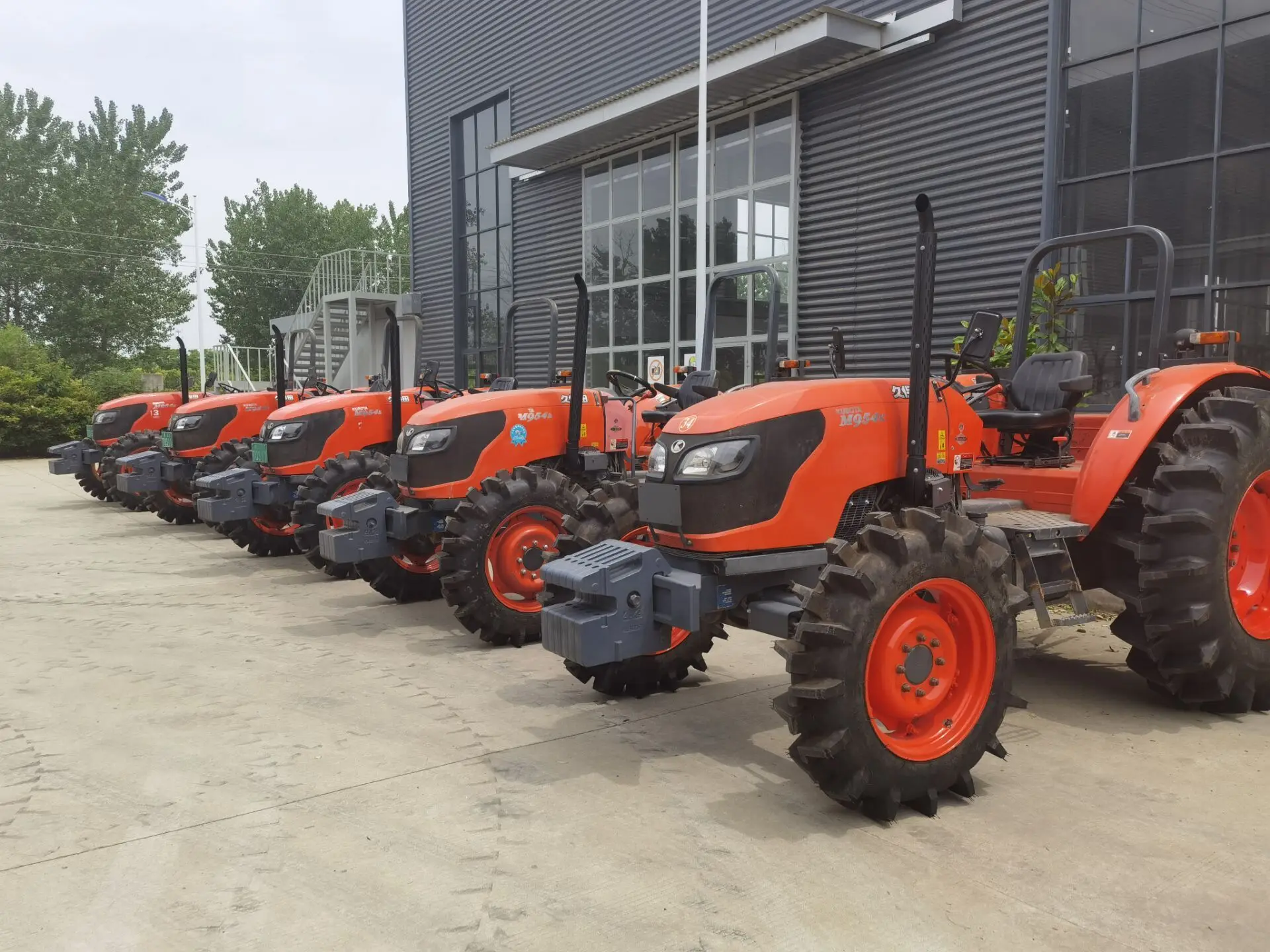90% New Farming KUBOTA M954K 95HP Tractors - High Productivity