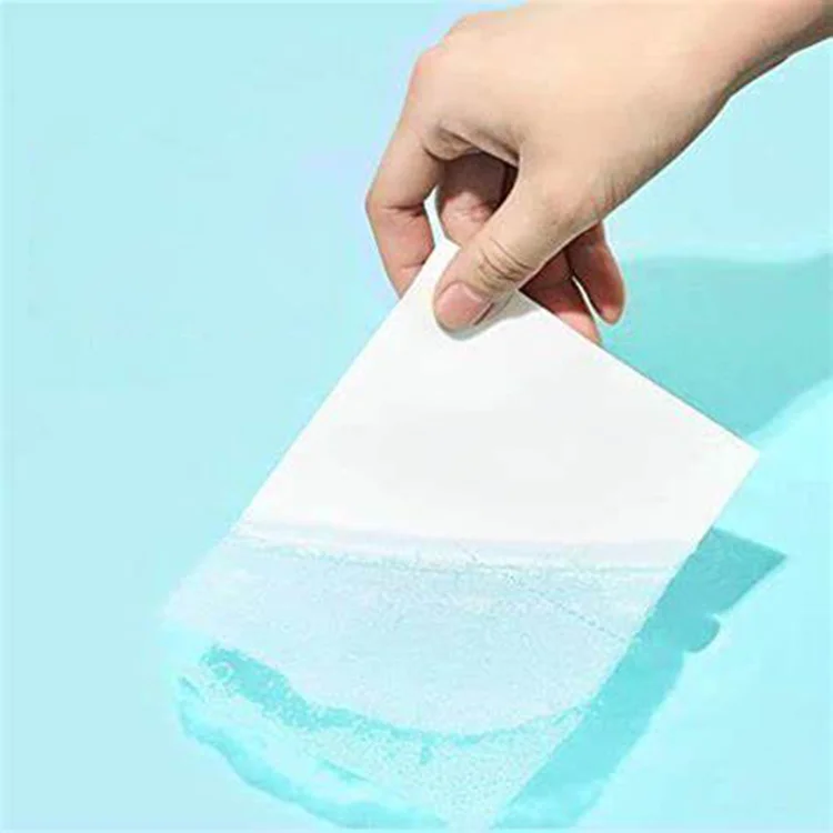 Carta biodegradabile per la pulizia del pavimento sporco, detergente ...