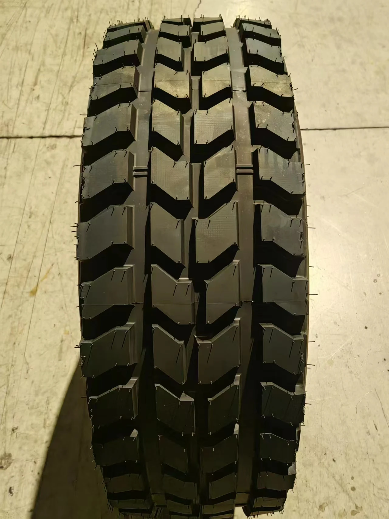 Off Road Radial Tyre Mining Giant Mining Dump Tires Smt01 37x12.50r16.5 Tyres - Buy Smt01 37x12 ...