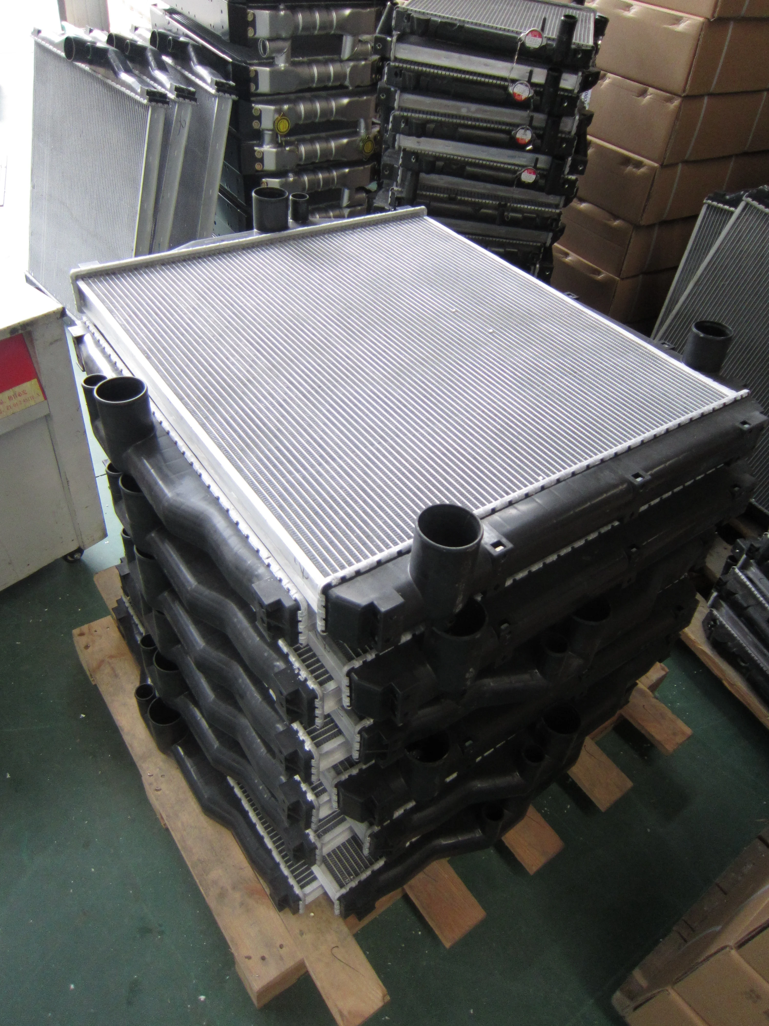 ME293118 ME403637 FUSO Super Great 6M70 Radiator for Mitsubishi