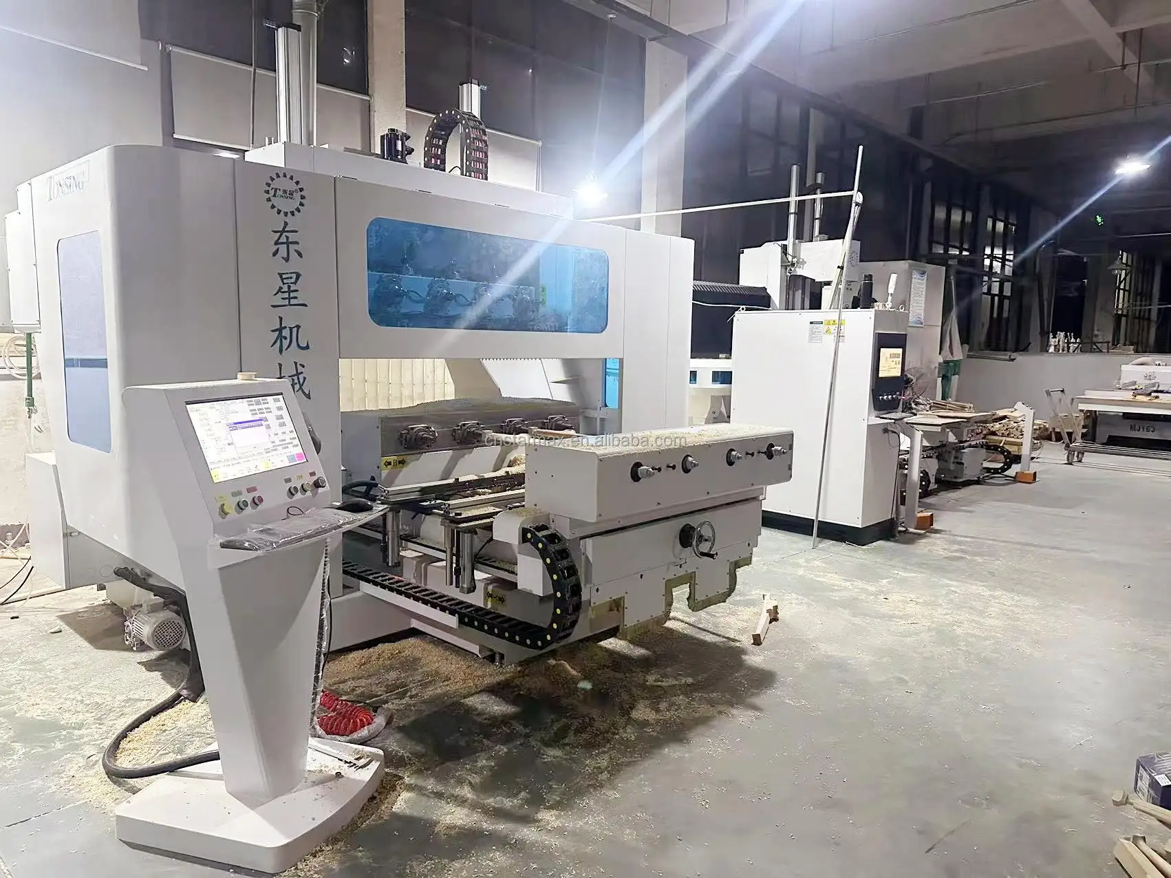 8 Spindles Vertical Wood Milling Machine 5 Axis Multi-Head Water Cooled ...
