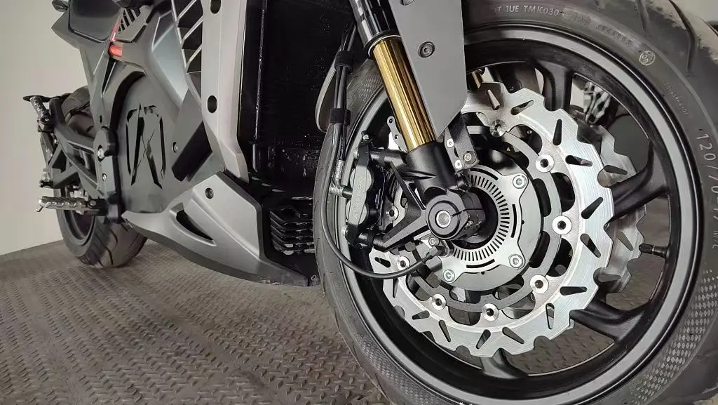 8000 Rear Single Side Swing Arms Motor 150km/h Racing E-motorcycle