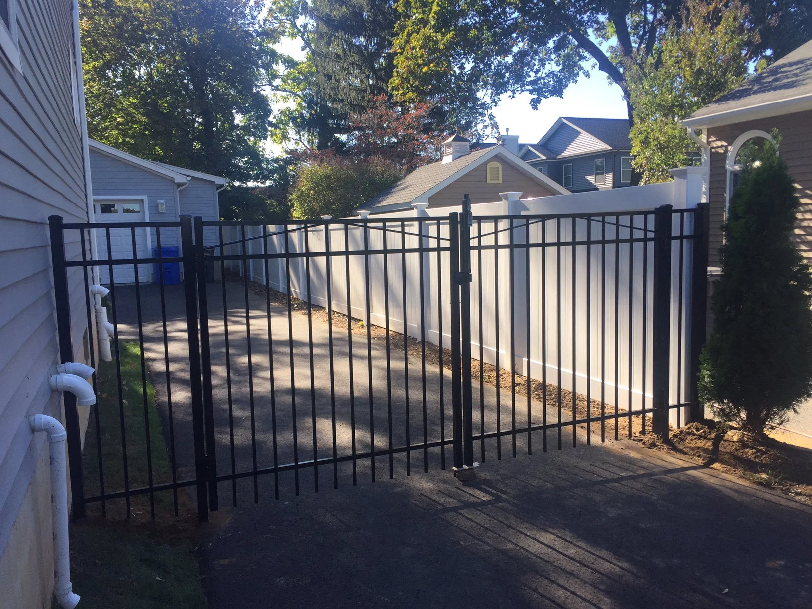 Simple Boundary Wall Fencing Gate Sliding Gate Steel Garden Gate ...