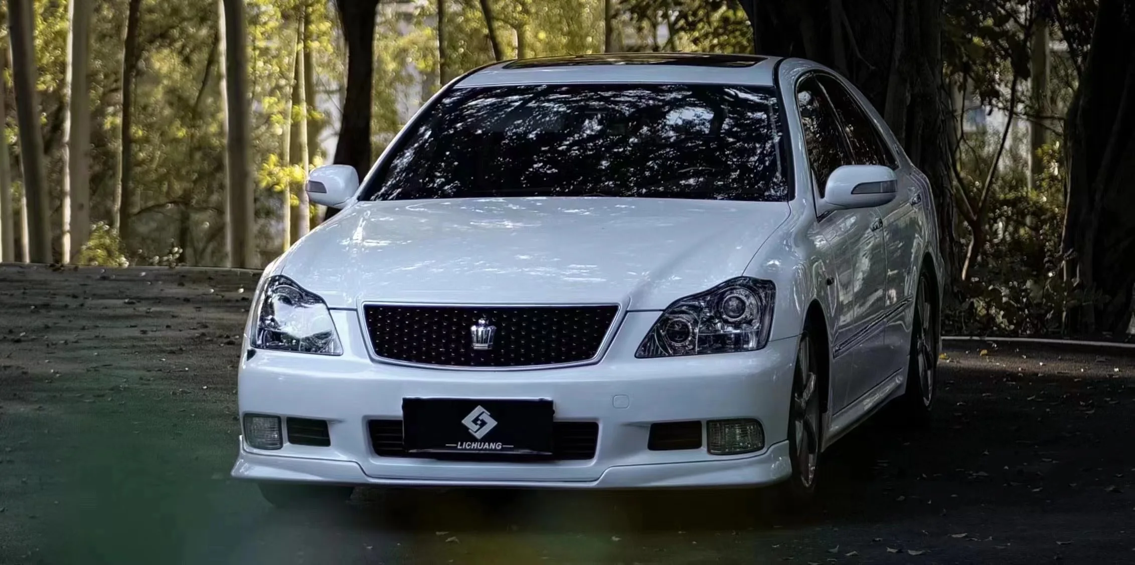 JDM Style Body Kit for 2005-2009 Toyota Crown Royal Saloon - Front ...