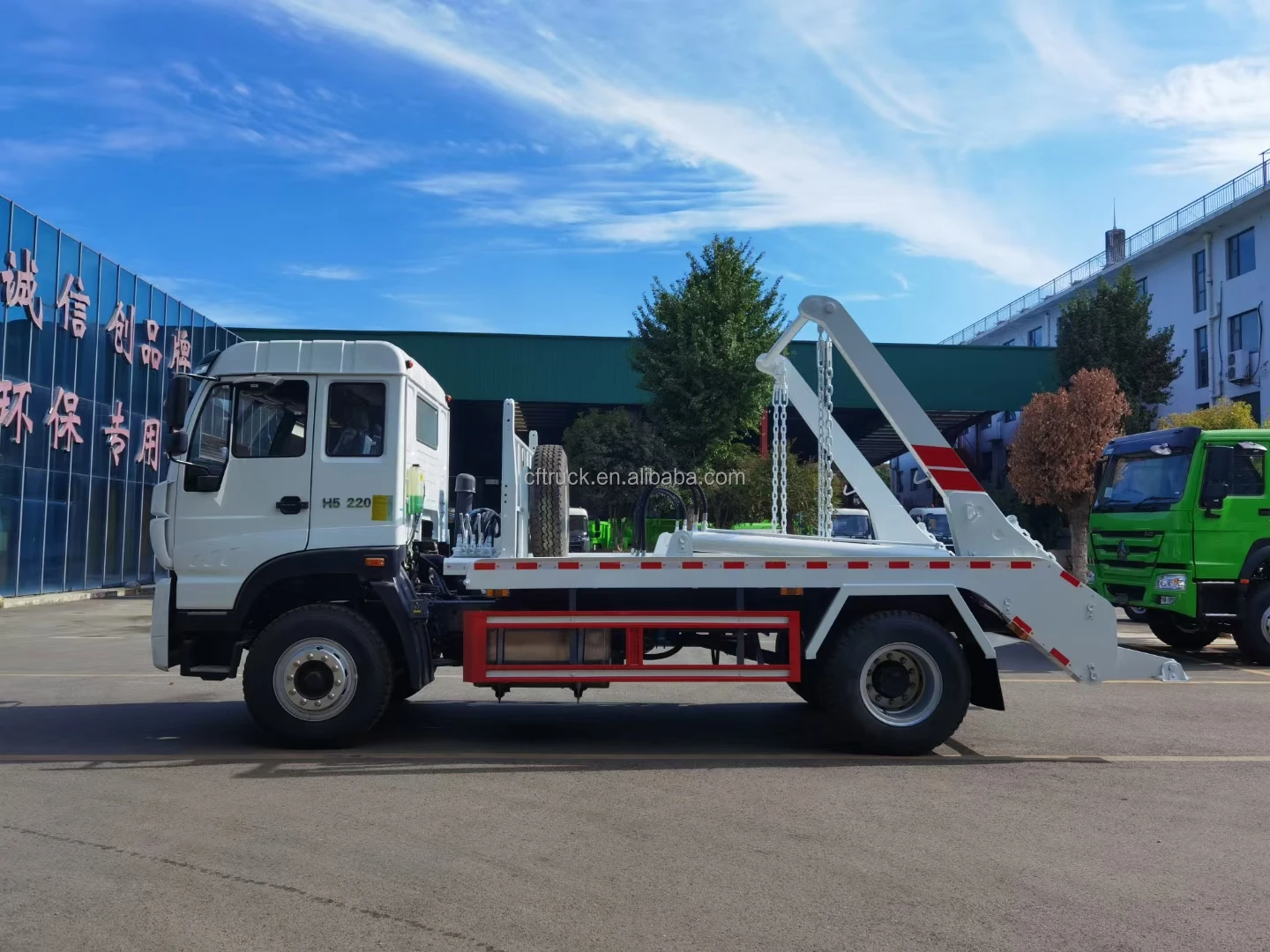 Sinotruk Howo Garbage Collector Industrial Container Bins and Hydraulic ...