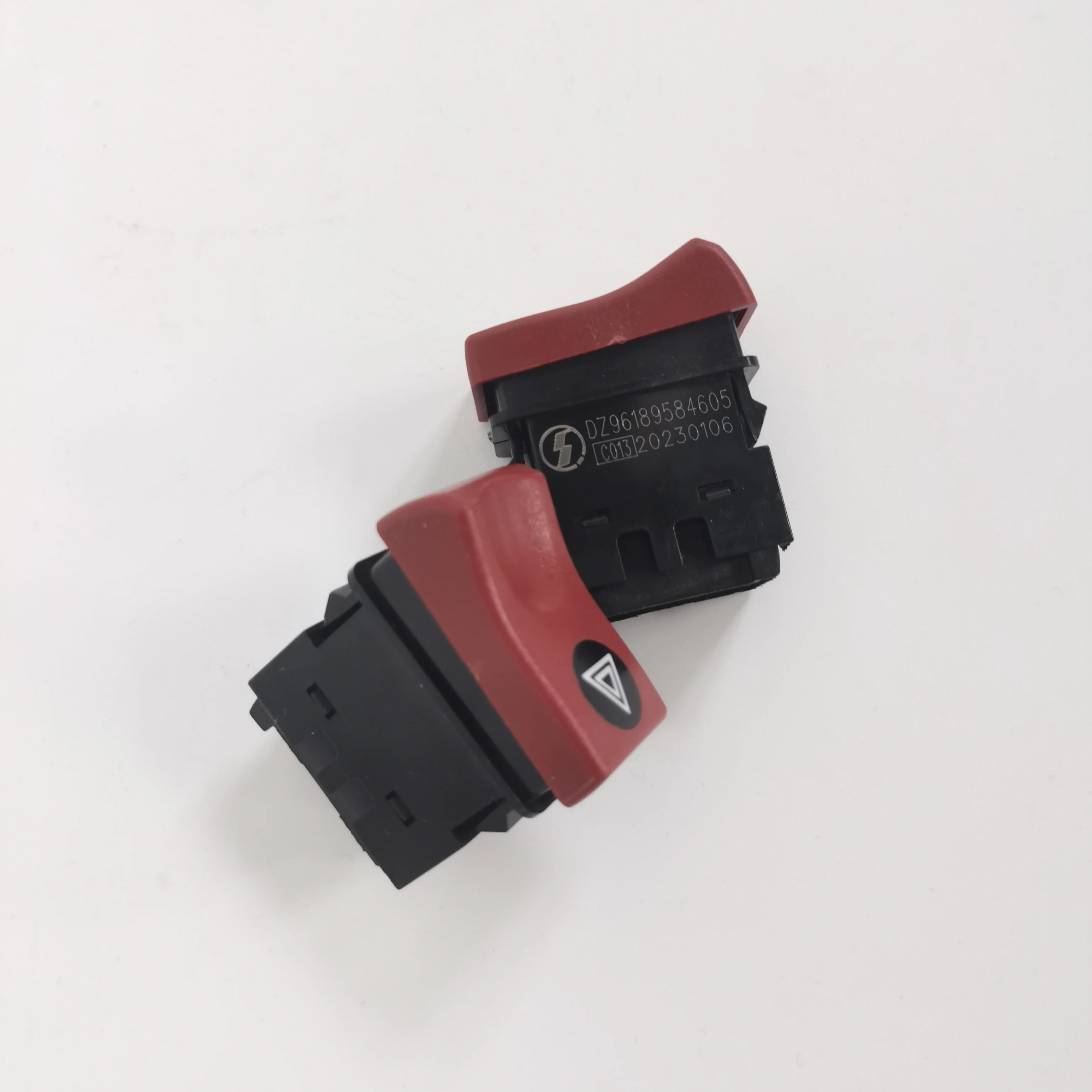 Shacman F3000 Urea Tank Sensor DZ95259740301 - Reliable Performance
