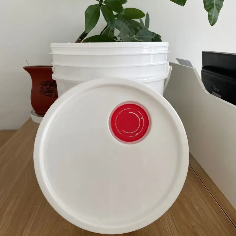 1 Gallon Food Safe Freezer Safe Round Plastic Buckets with Lids ...