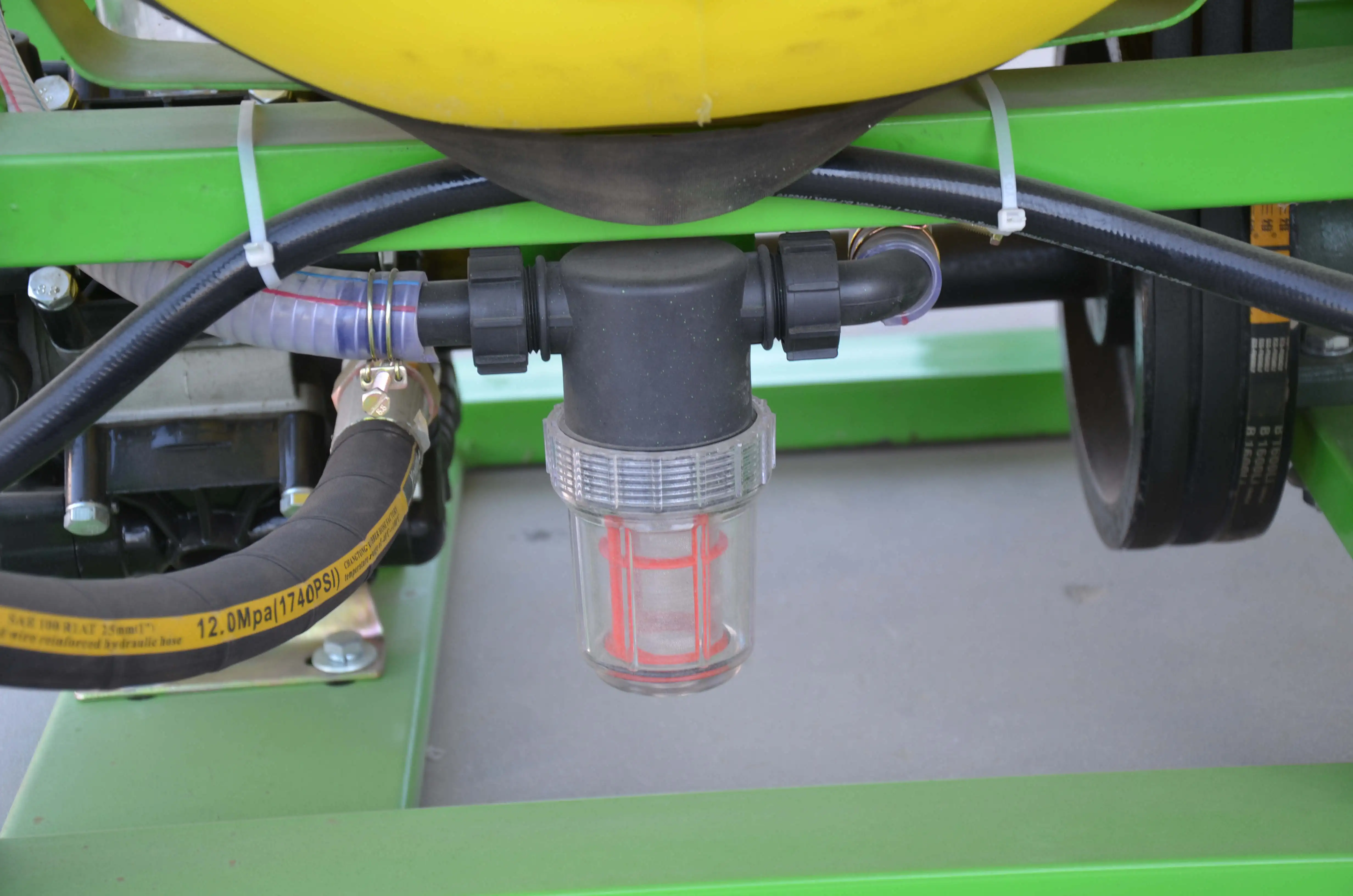 Mini Agriculture Tractor 300L Pesticide Sprayer - Efficient & Reliable