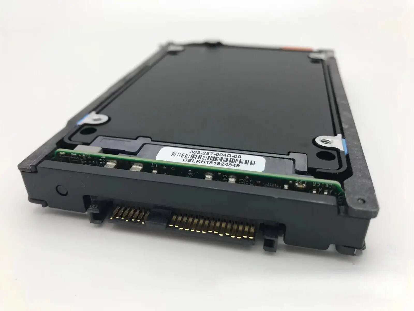 D4F-2SFXL2-3840 005053158 005053679 Unity XT380 XT480 3.84T SSD