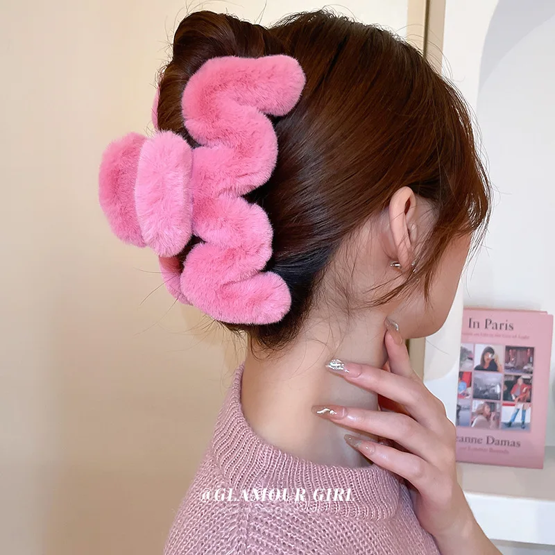 Solid Color Rabbit Fur Hair Clips Wavy Design Plush Barrette Hair Grab ...