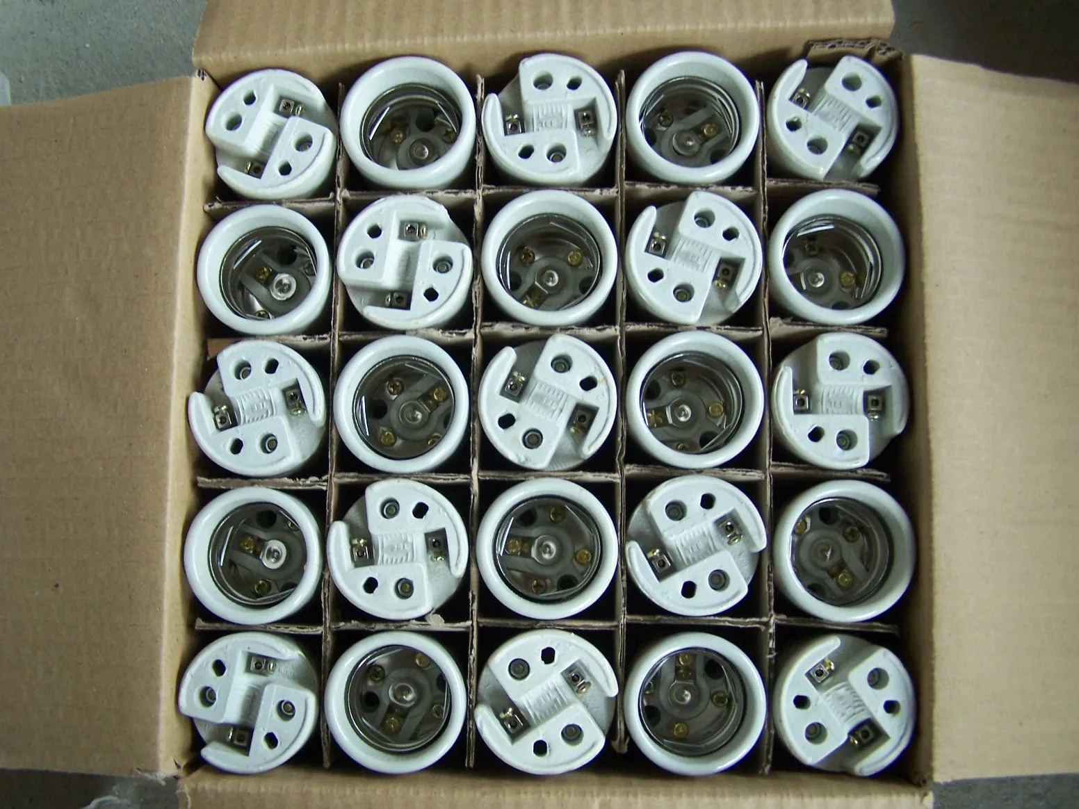 E27 Edison Screw Porcelain Lamp Holder Ceramic Lamp Base Socket - Buy ...