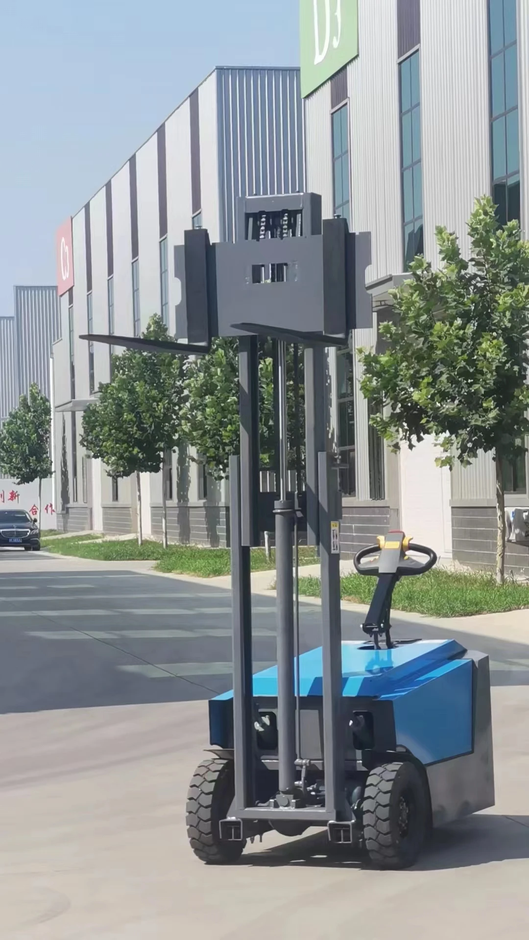 JX Small Electric Forklift Pallet Stacker - 1 Year Warranty