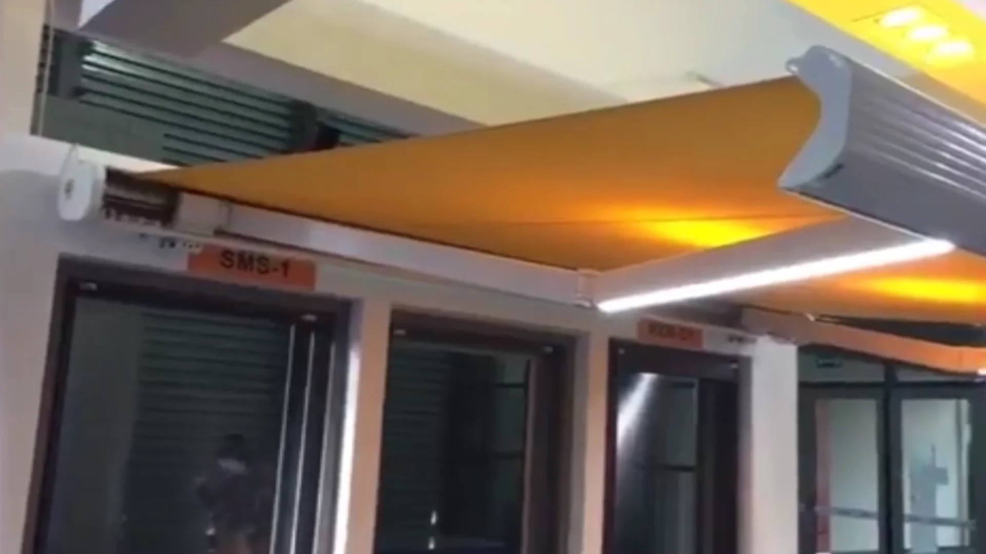 China Leading Manufacturer Automated Awnings Awning 2.5m 3m 4m 5m 6m ...