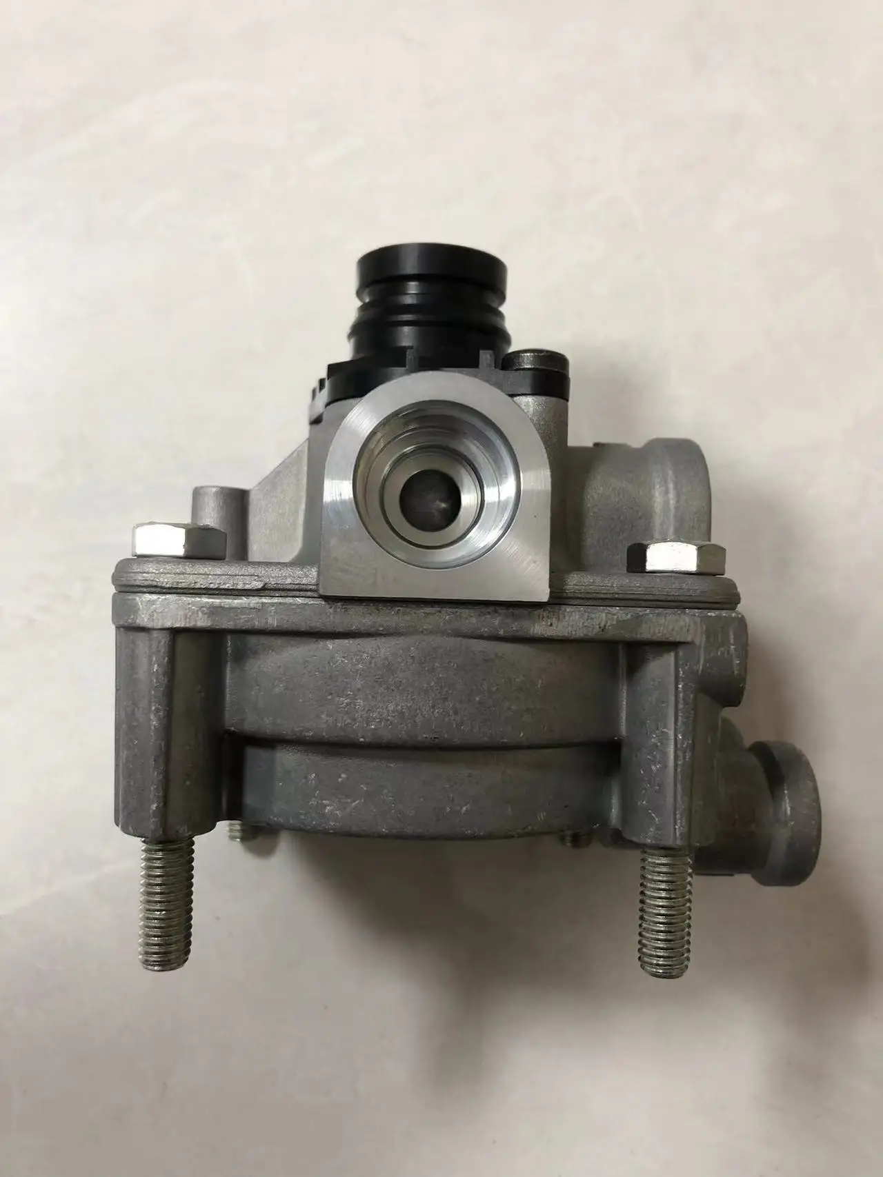 Oe Differential Relay Valve 9730112000 For Trucks And Buses - Buy ...