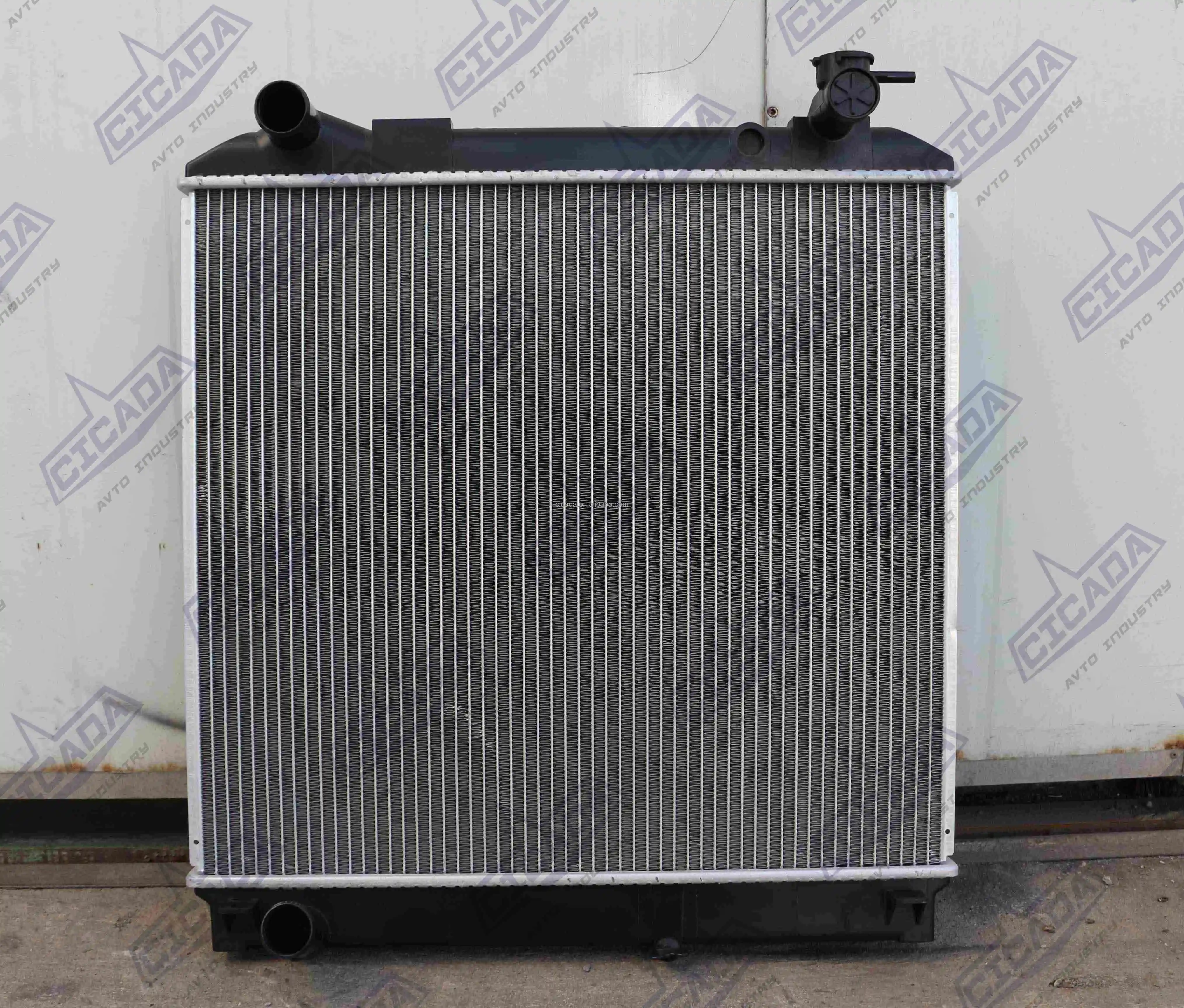 Aluminum Radiator for ISUZU Truck 4HK1 - Durable & Efficient