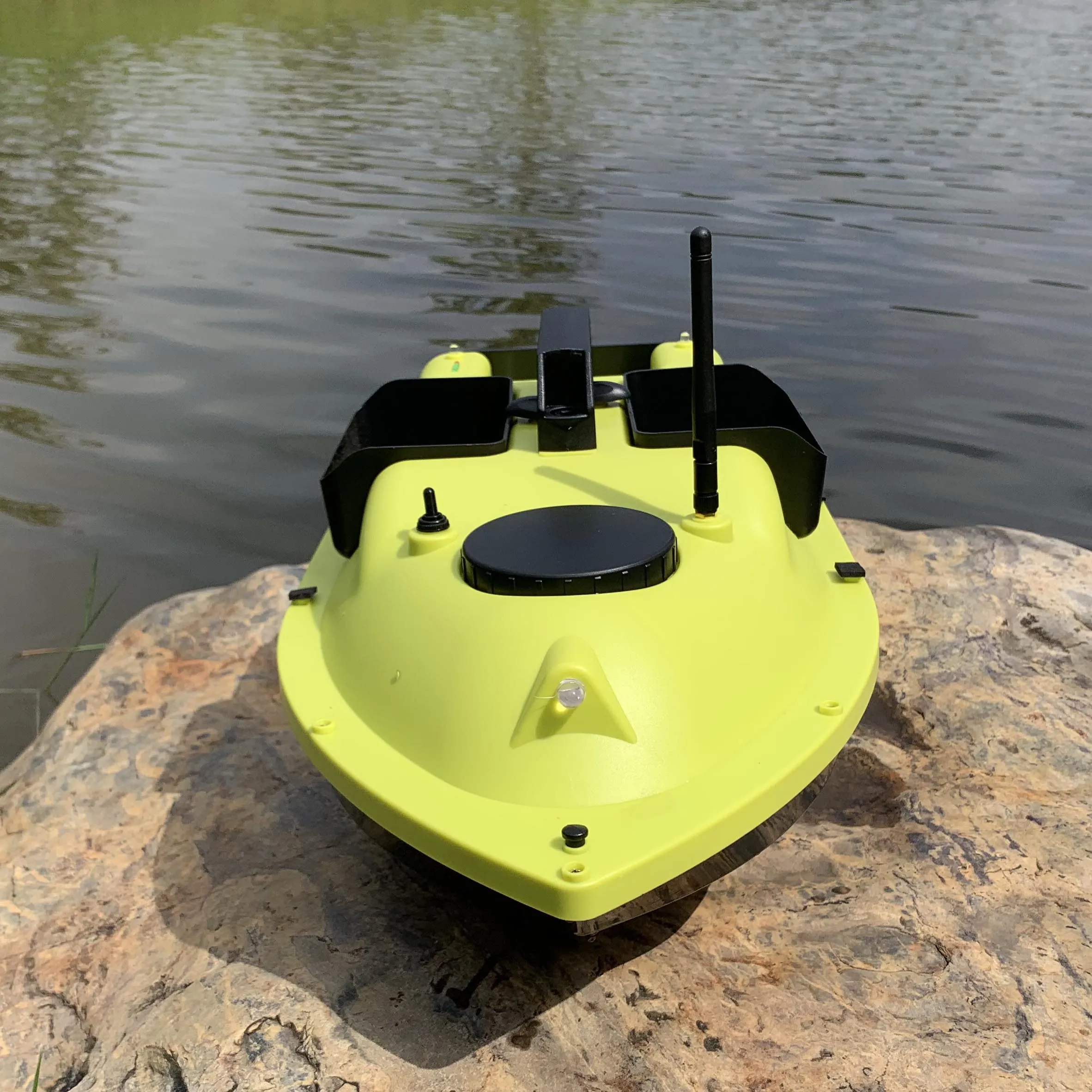 D18B Remote Controlled Fishing Bait Boat - 500m GPS Autopilot