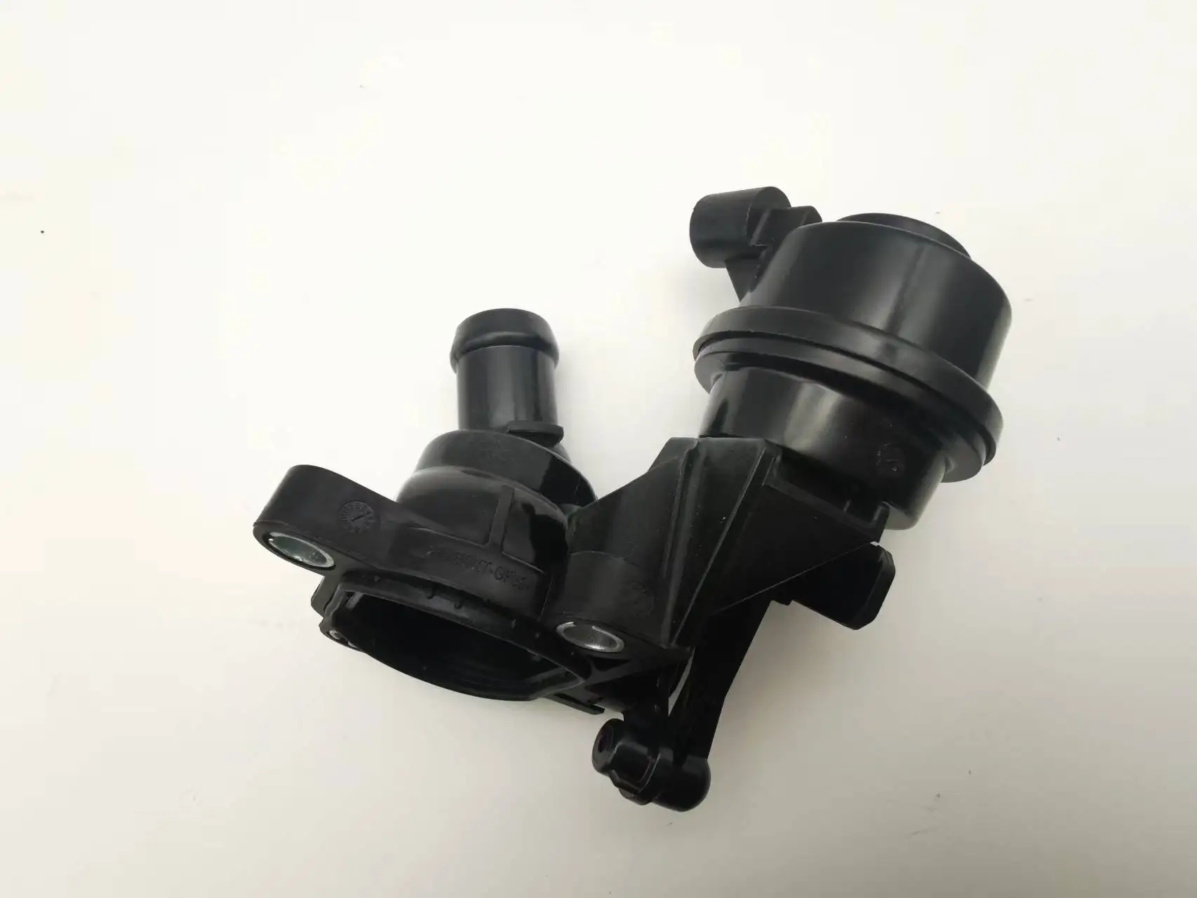 Car Thermostat Housing Assembly Engine Coolant Parts 059121737am 059 ...