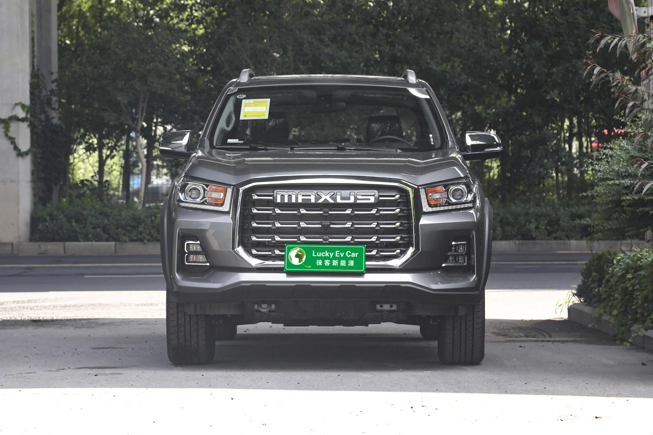 SAIC Maxus T70 Diesel Pickup Truck - Reliable Utility Vehicle