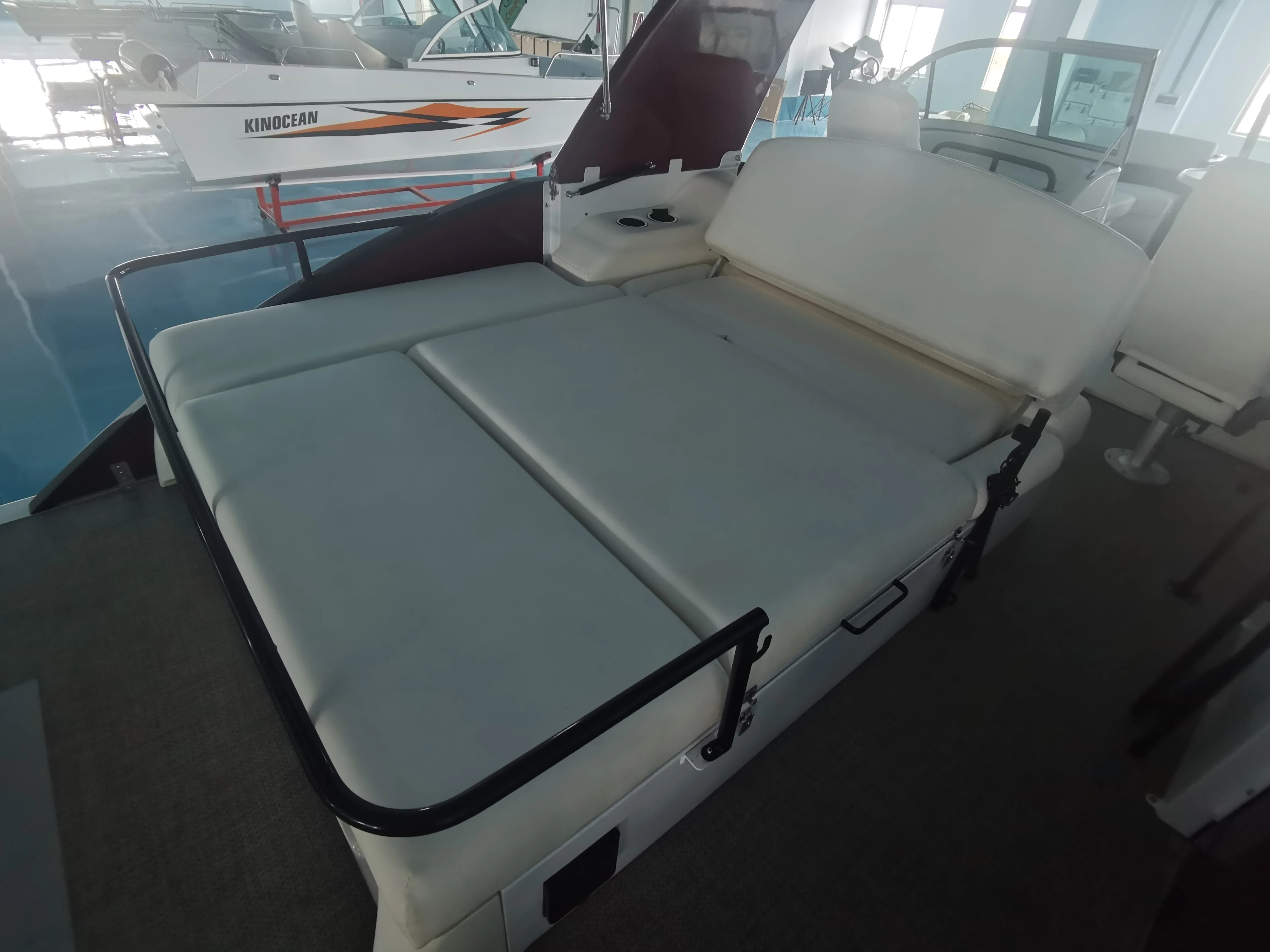Luxury Inflatable Carbon Fiber Rowing Boat Sport High Speed Pontoon ...