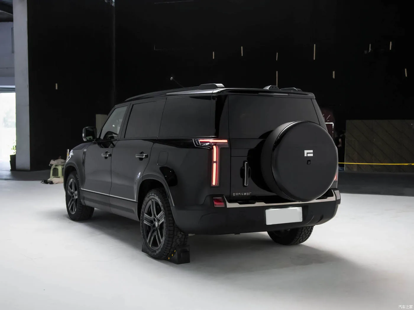 2023 Baw Polar Stone 01 SUV - Luxury Hybrid off-Road Vehicle