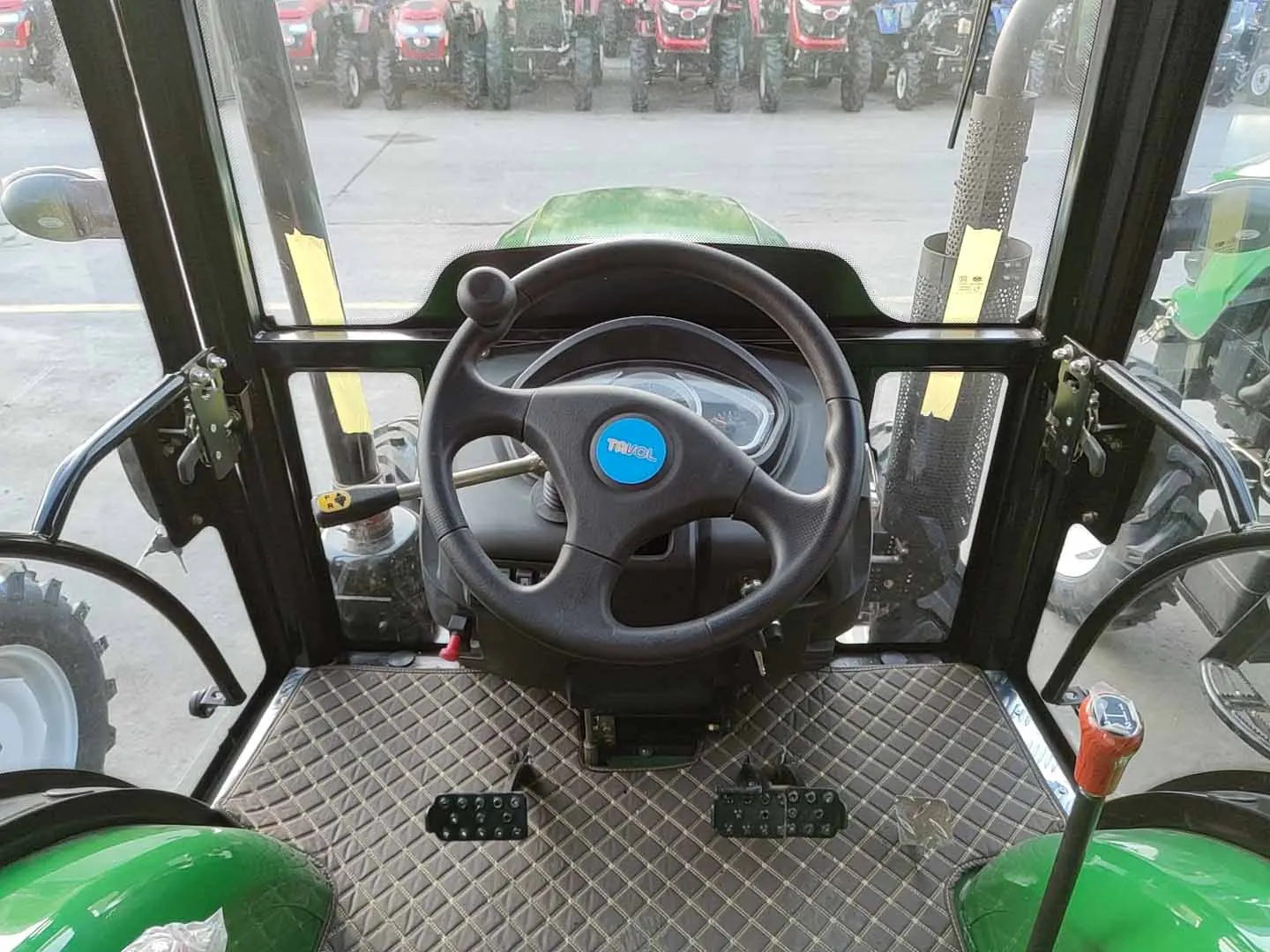 China Tavol 704 Tractor Matched Agricultural Farm Tractor With Cabin ...