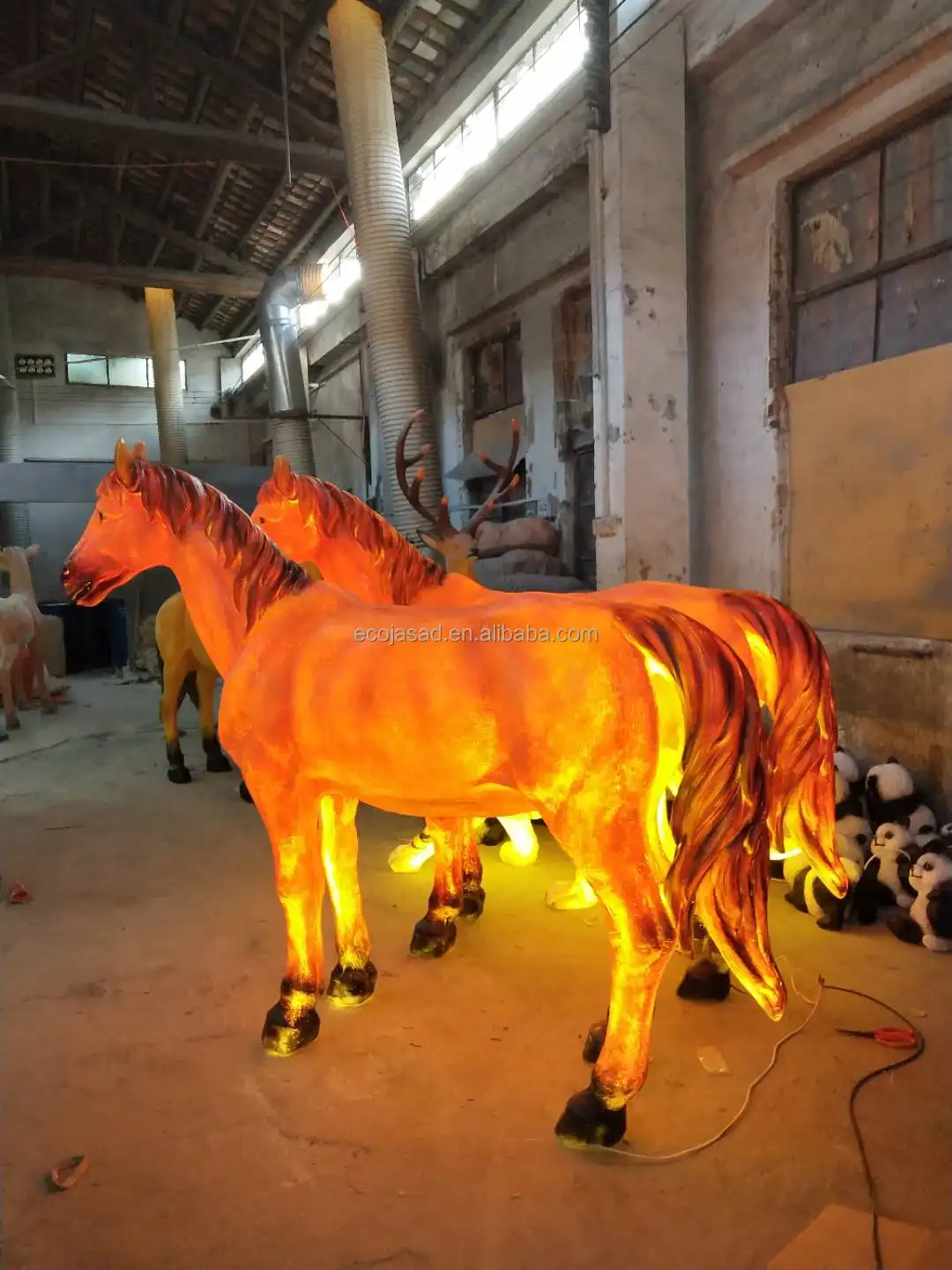 Custom Outdoor Garden Decoration - Life Size Resin Horse