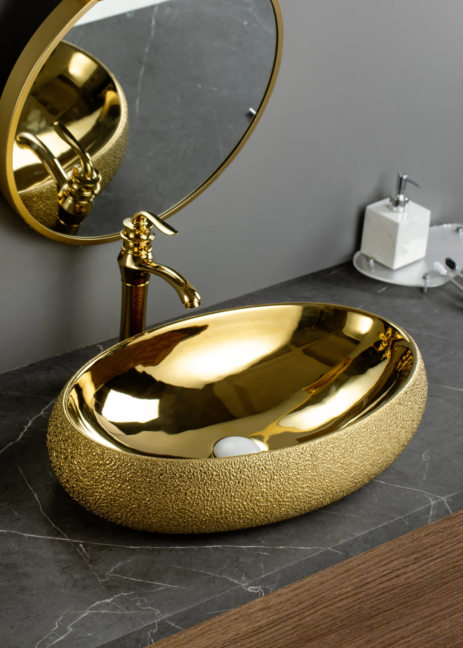 Luxury Design Colourful Ceramic Wash Basin - Modern Art