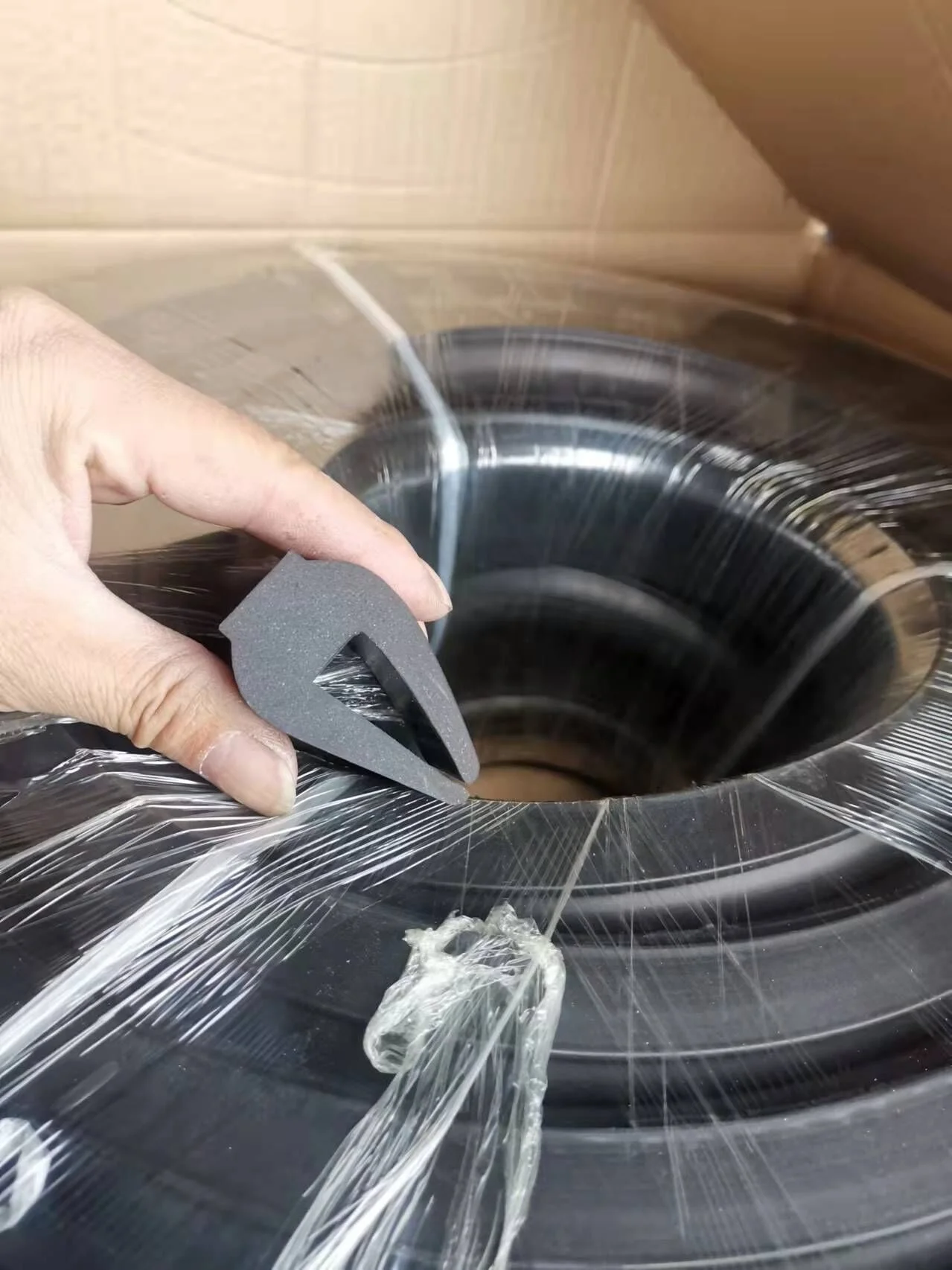 Shaker Screen Deck Capping Rubber - Durable & Versatile