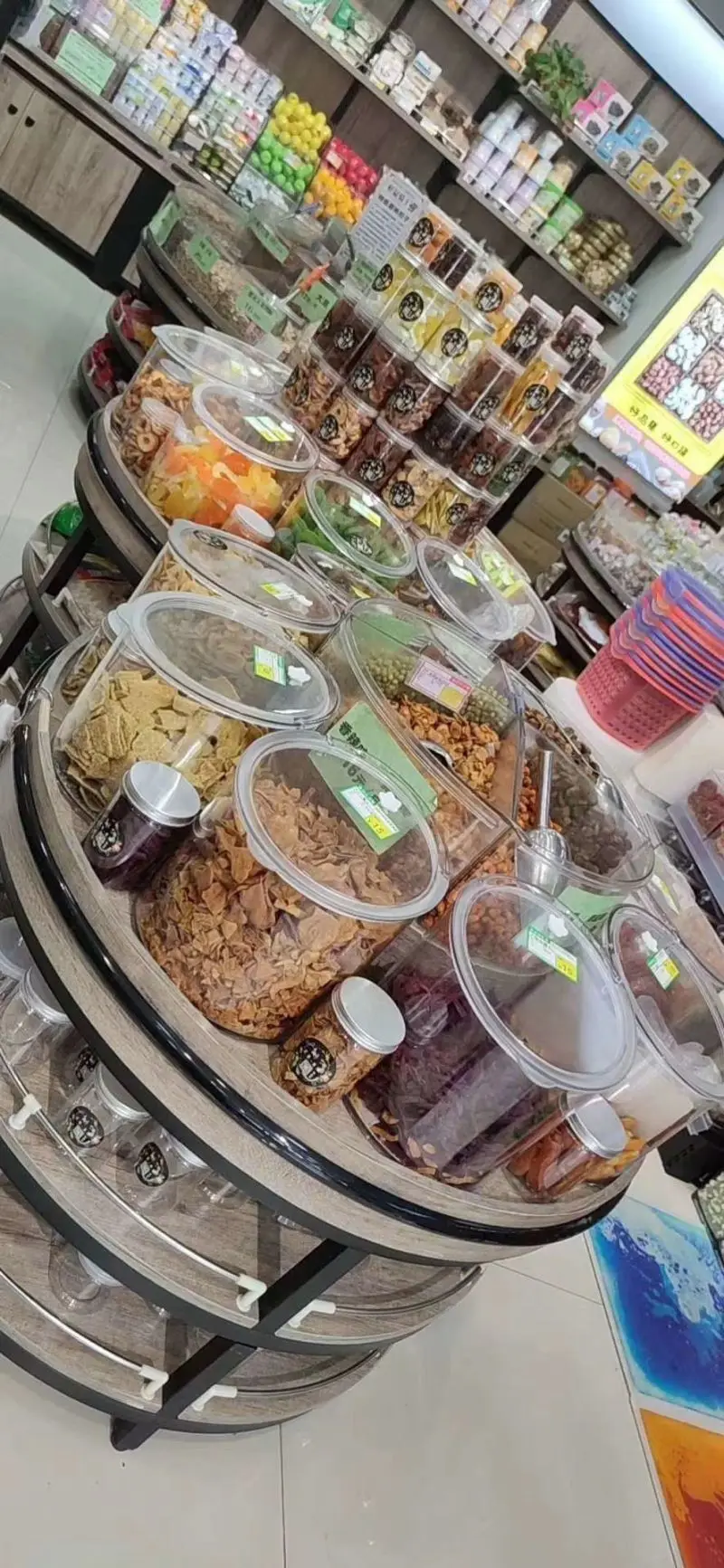 Supermarket Bulk Dry Foods Display - Eco-Friendly Containers