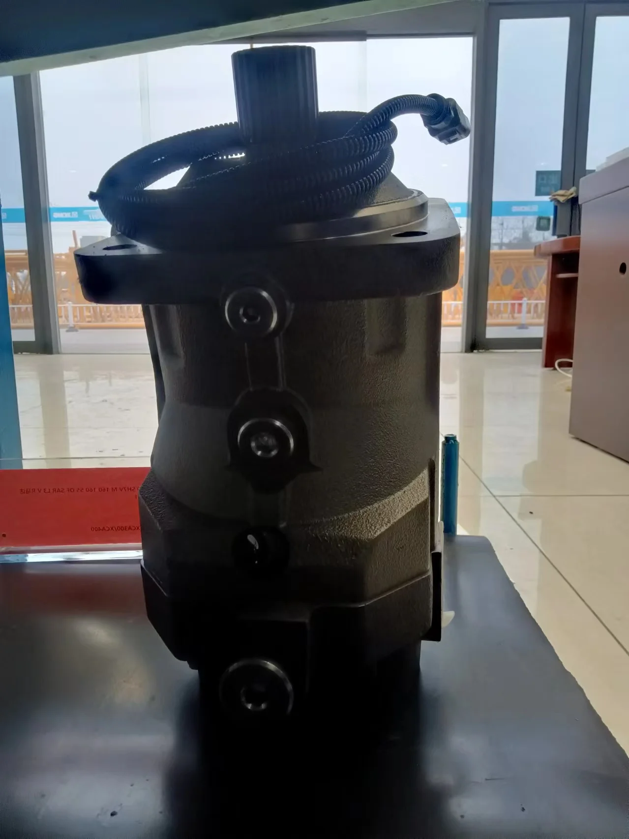 XCMG Official Mini Truck Mounted Crane Motors Hydraulic B0026930 SH7V M ...