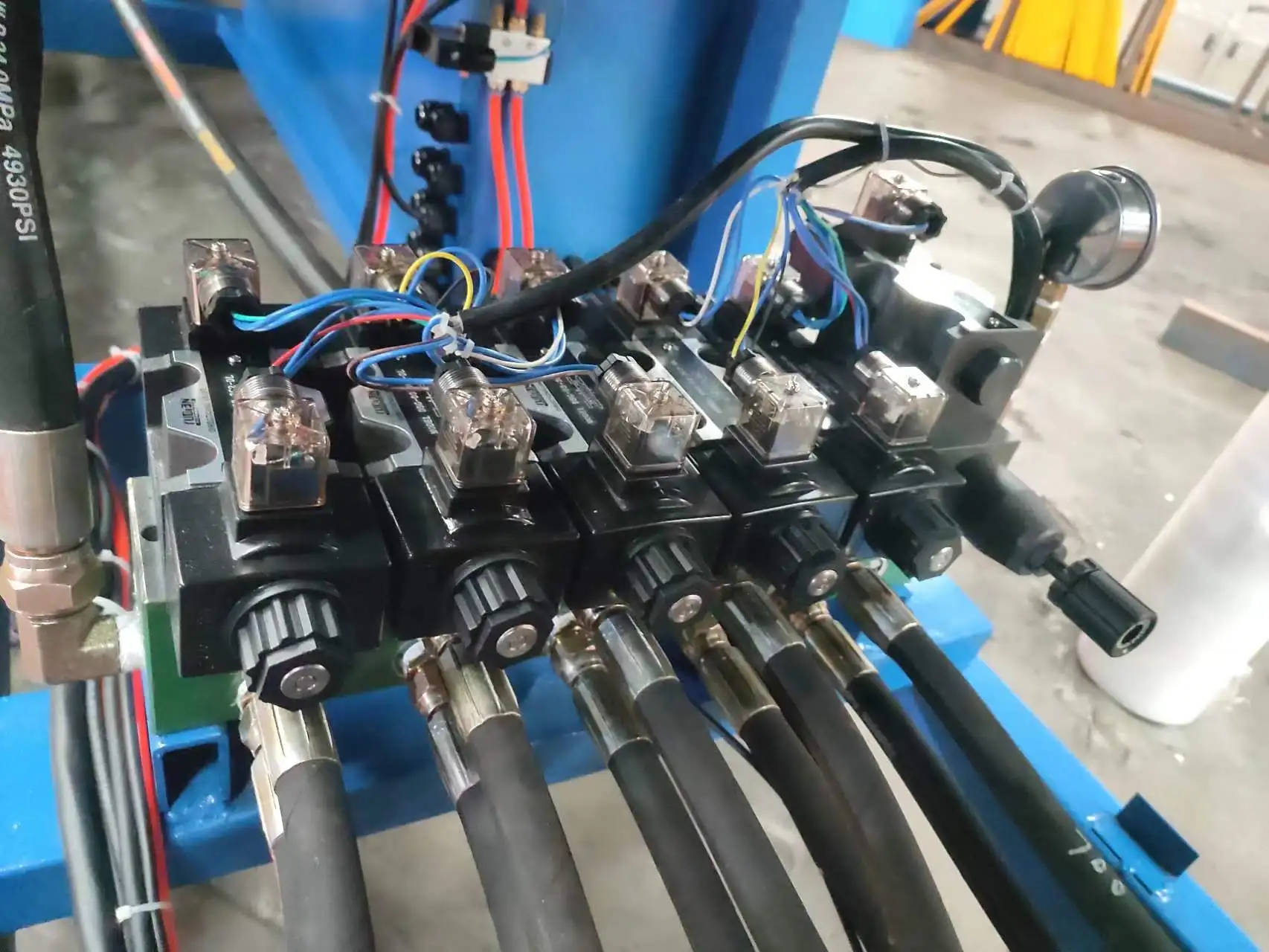 Stainless Steel Square Pipe Processing Hydraulic Automatic Punching ...