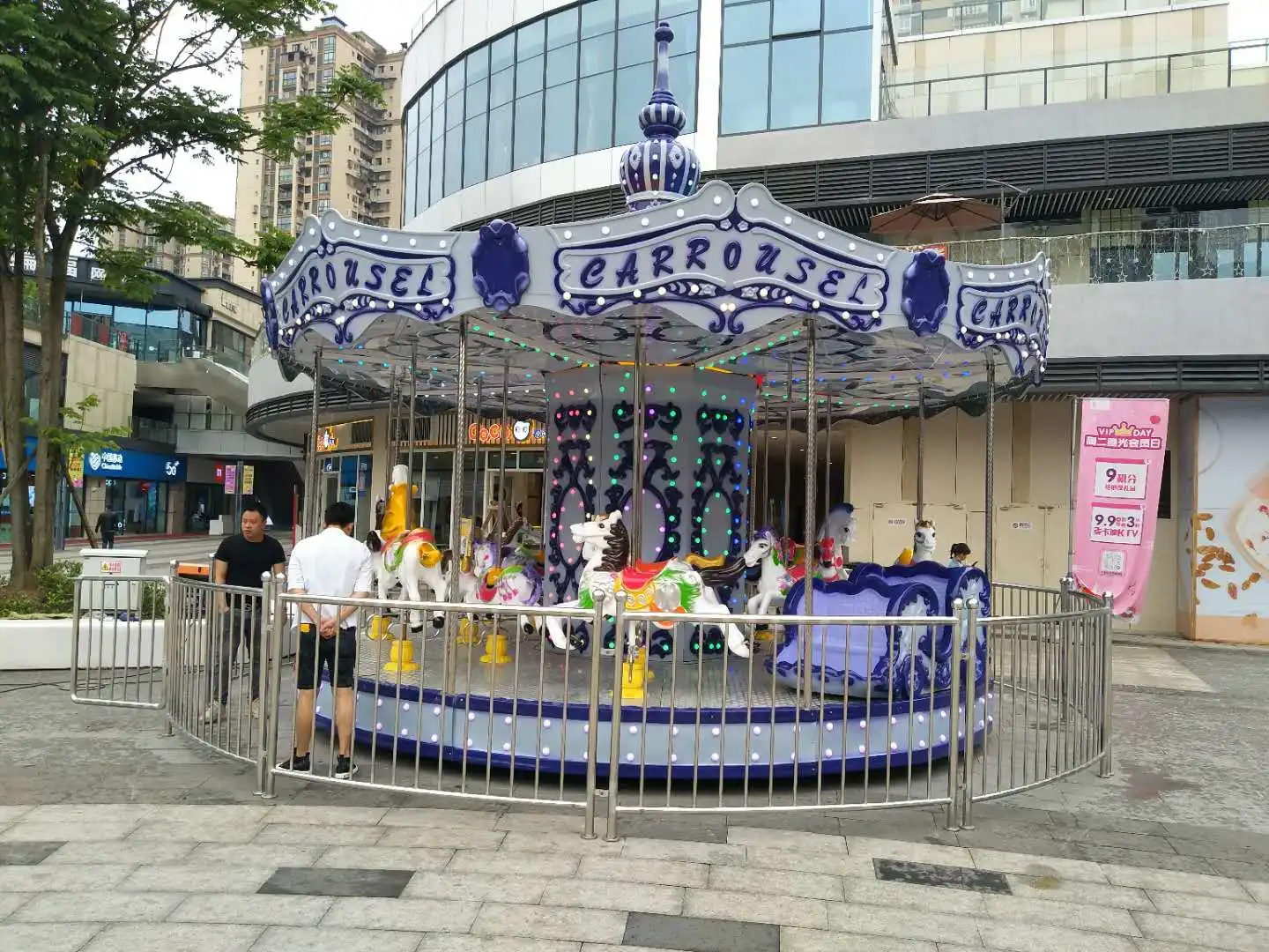 Wide Flying Eaves Carousel Amusement Equipment Outdoor square ...