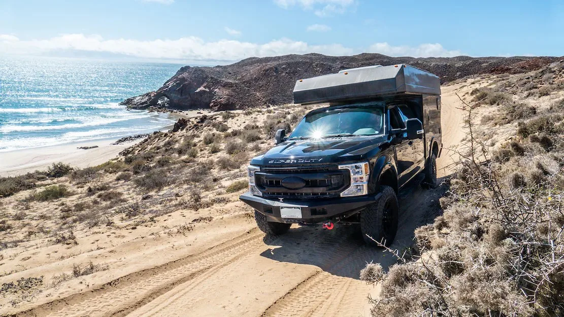 Expedition Pickup 4x4 Truck Camper Off-Road Middle 6ft Luxury Overland ...