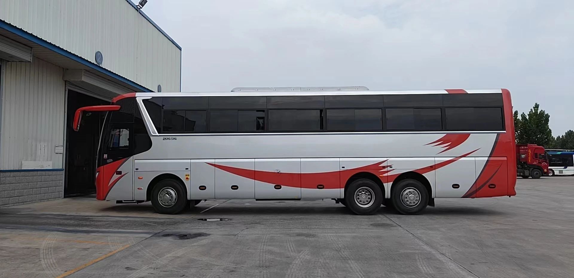 Customized Zhongtong Bus 6129d Luxury City 70 Seater Bus Buses Front ...