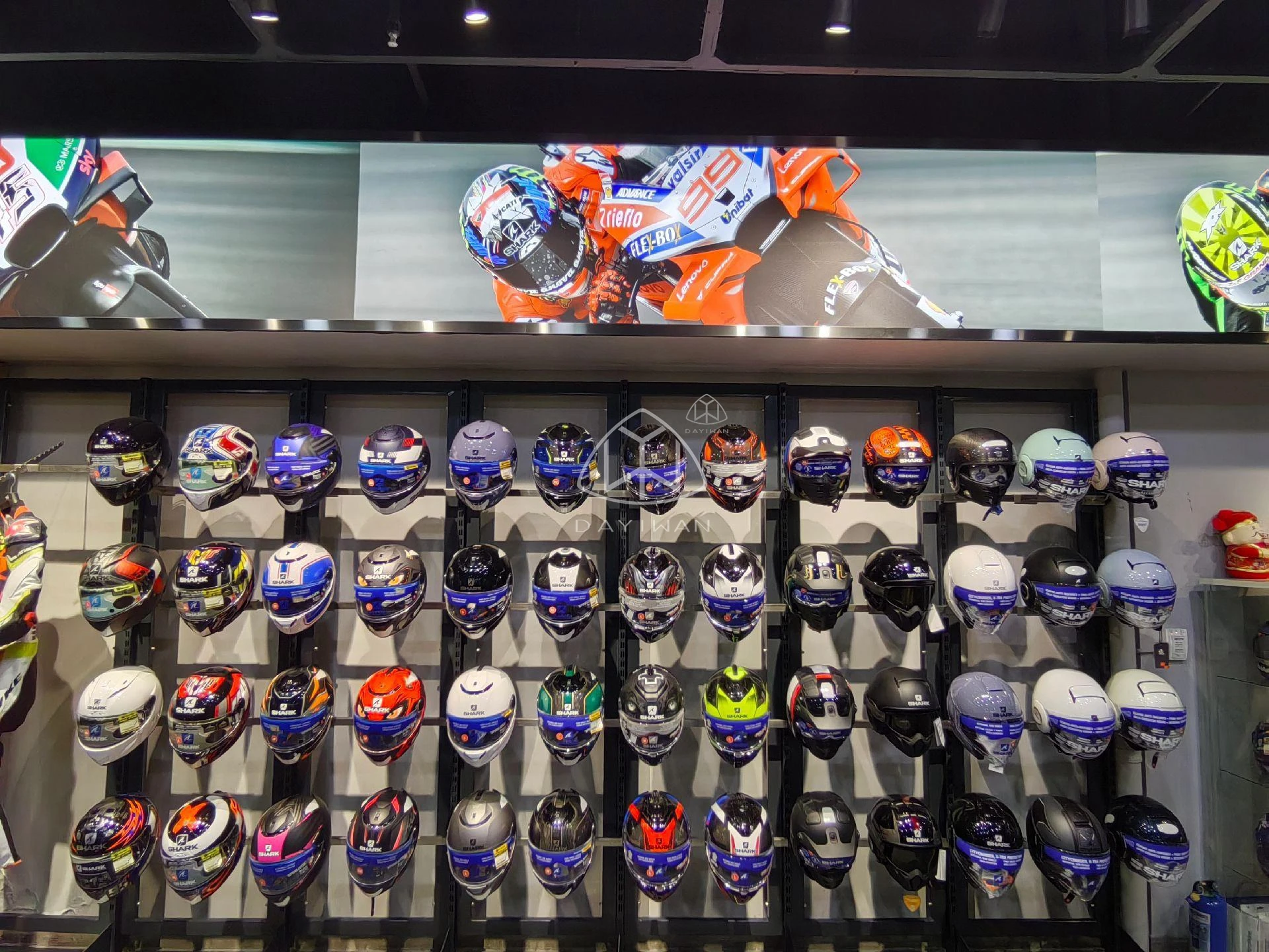 Motorcycle Helmet Display Stands - High Quality & Customizable